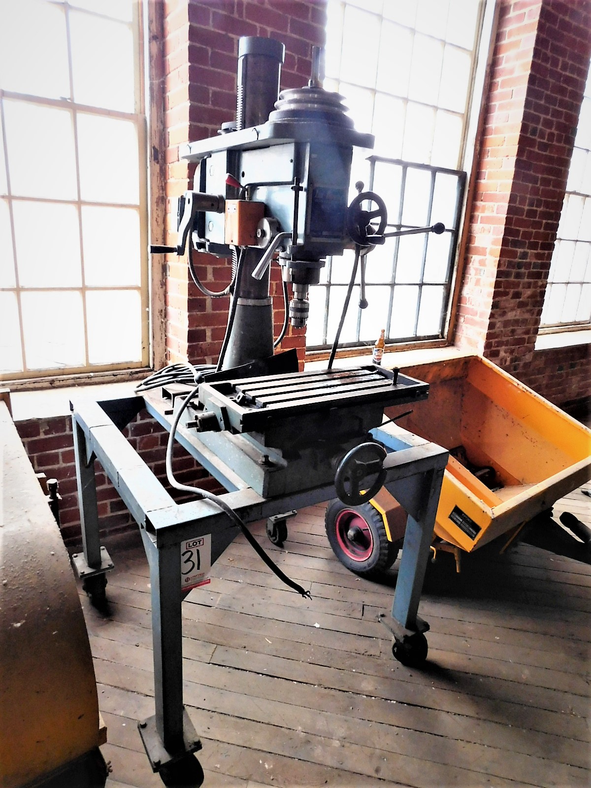 LUX DRIMILL RY-30 DRILLING AND MILLING MACHINE, 8 SPEEDS, S/N 890562, 9 ...