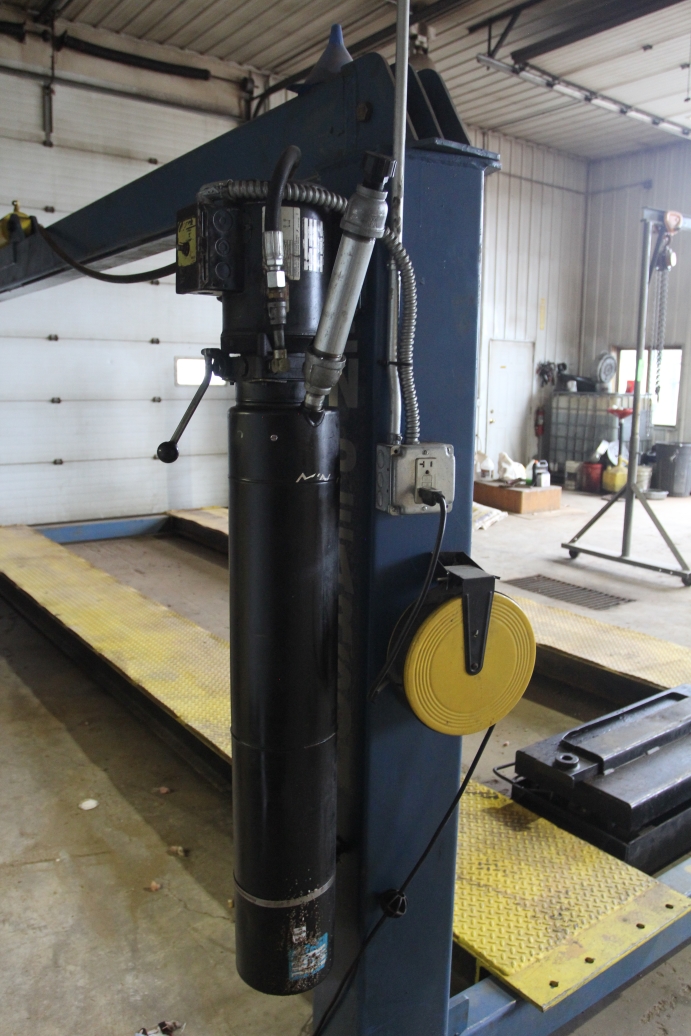 Ben Pearson LMT 22 22,000 Lb Car Lift, S/N. 35210