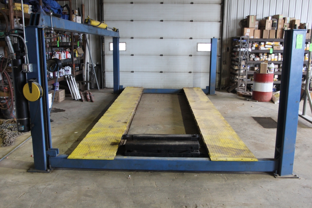 Ben Pearson LMT 22 22,000 Lb Car Lift, S/N. 35210