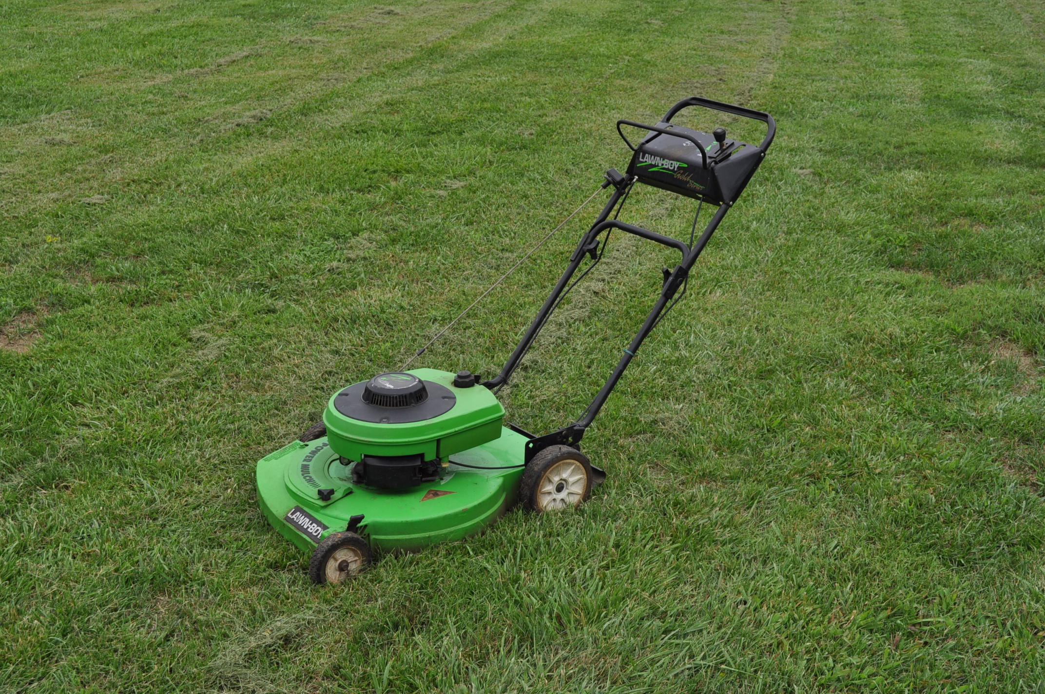 Lawn Boy Gold Series Push Mower, 4.5HP, 20” cut, SN 3906307