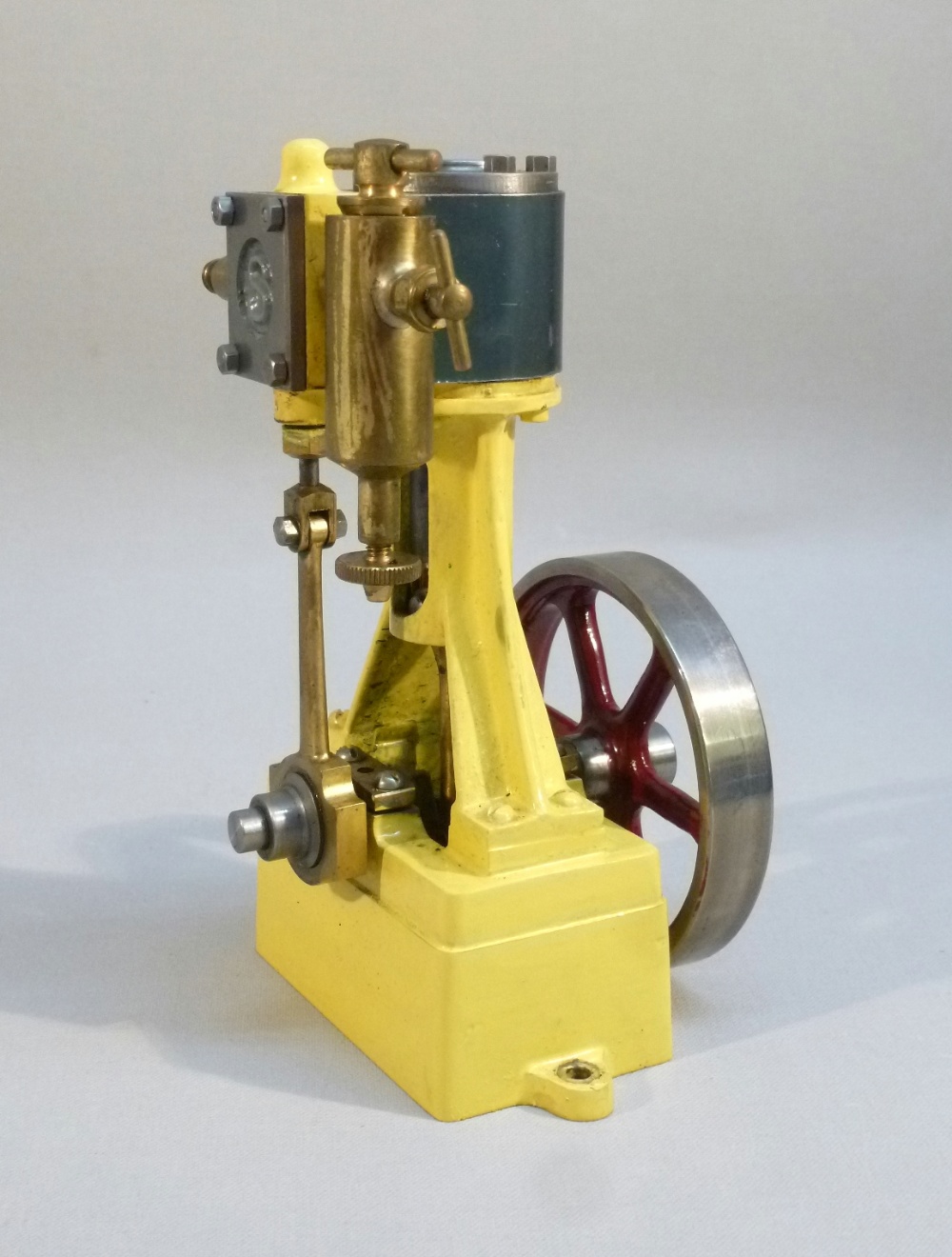STUART TURNER No. 7A VERTICAL STEAM ENGINE IN YELLOW COMPRISING OF ...