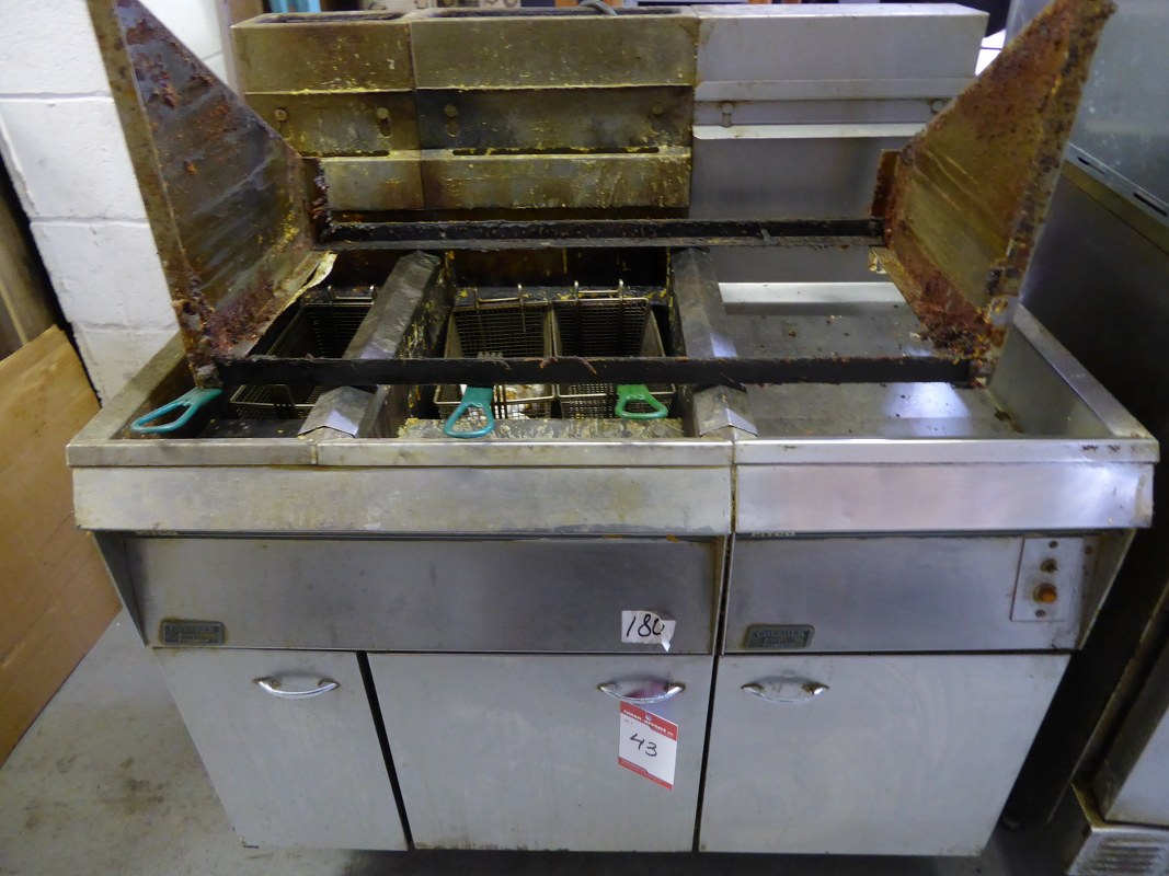 PITCO FRIALATOR - 3 WELL COMMERCIAL DEEP FRYER
