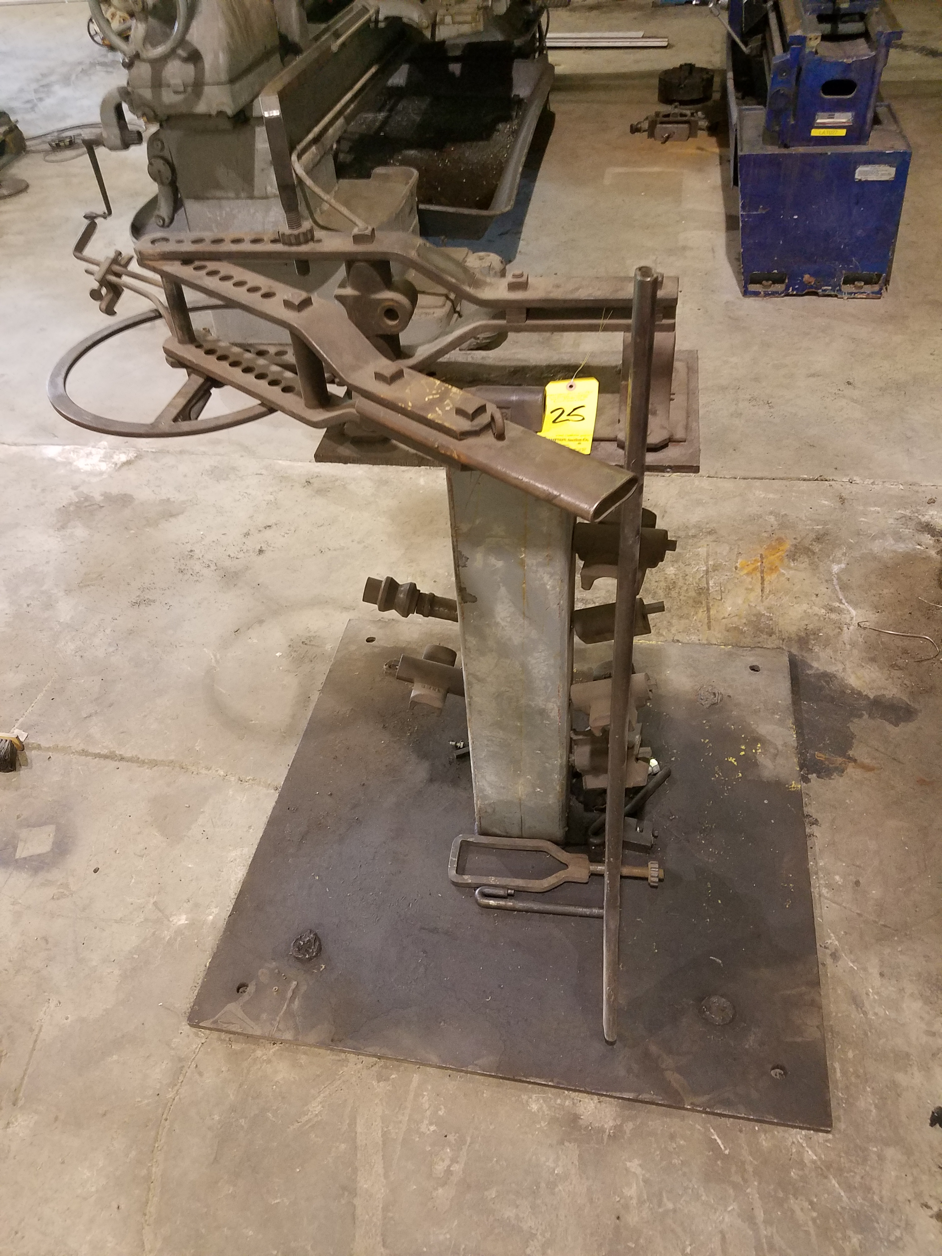 Hossfeld Universal Iron Bender Wrenchless Type, Size 2 w/ Accessories