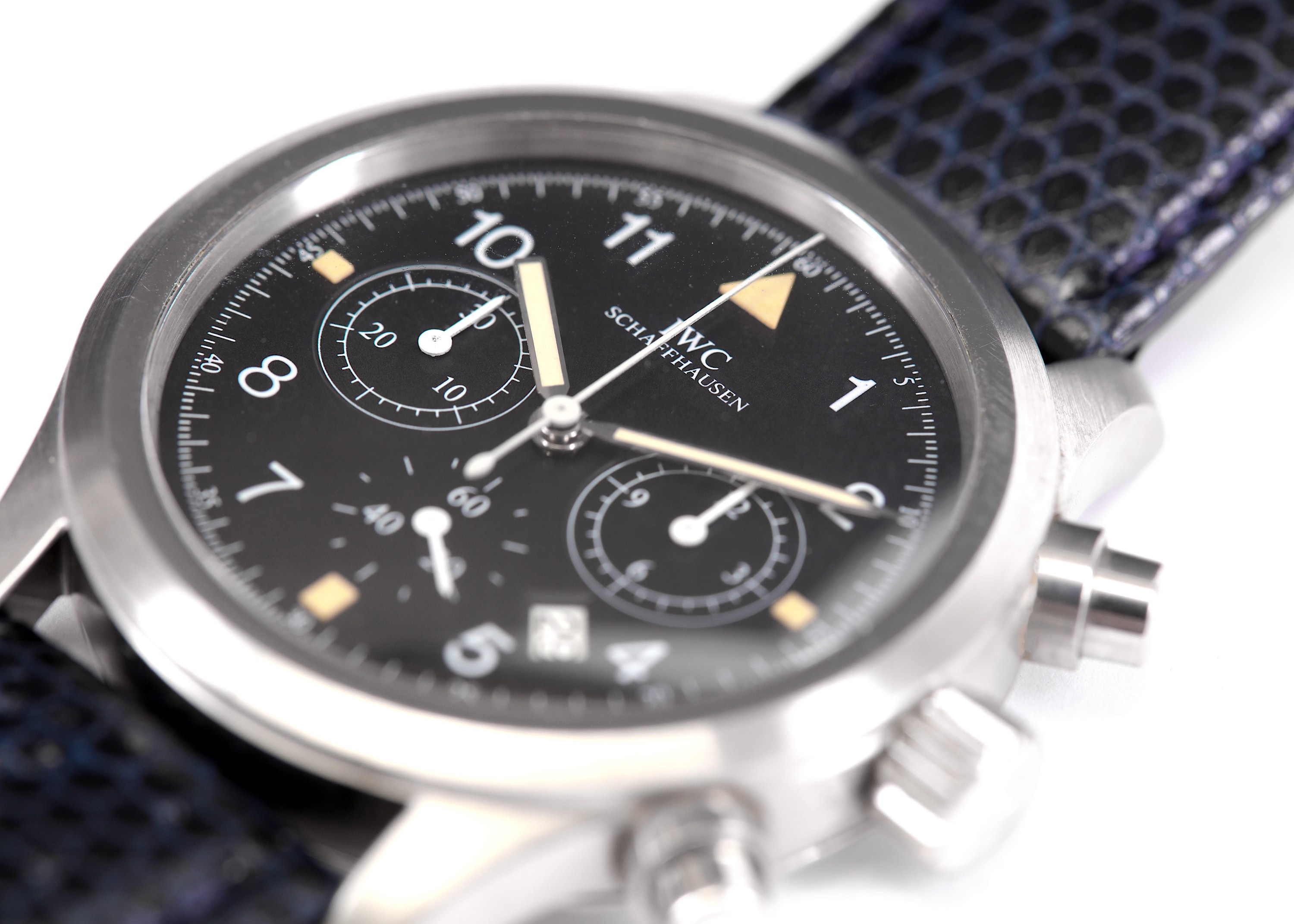 IWC (INTERNATIONAL WATCH CO). A STAINLESS STEEL QUARTZ CHRONOGRAPH ...