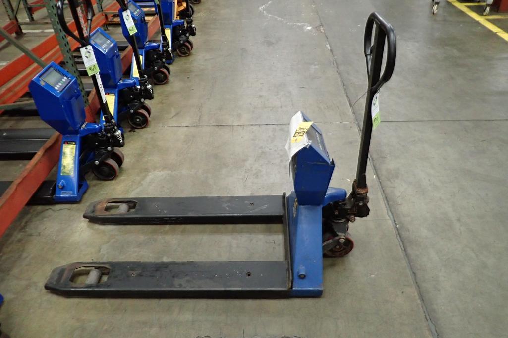 Global Industrial hand pallet jack with Mettler Toledo on board scale ...