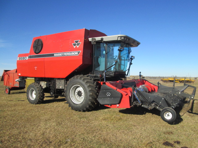 1997 MF 8680 conventional combine, Swathmaster PU, Redekop chaff blower ...