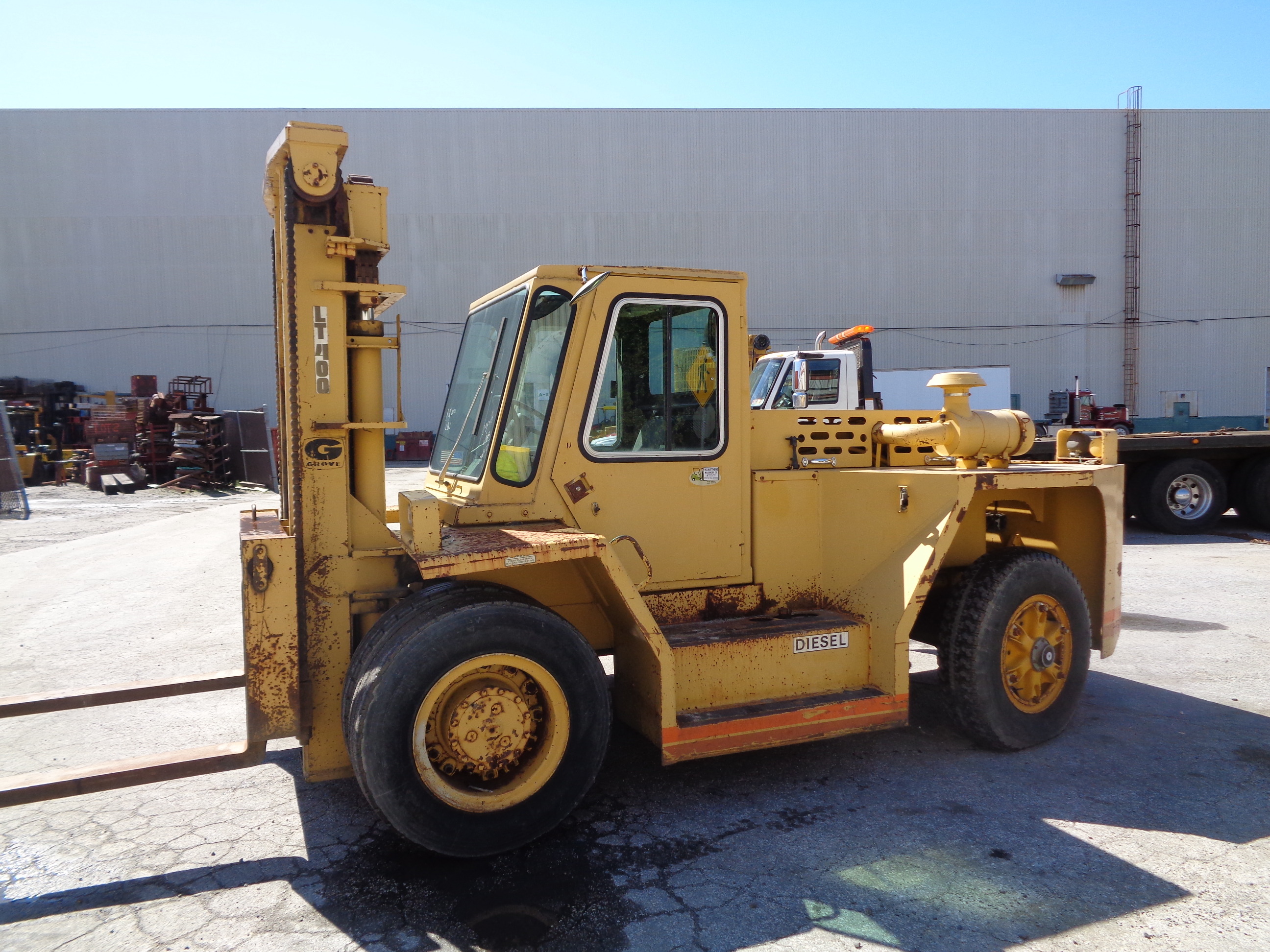 Make: Grove Model: LT400 Hours: 3,573 Lifting Capacity: 18,000 lbs ...