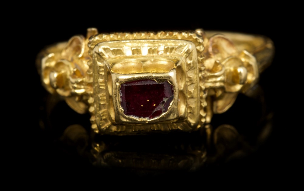 Rare late 16th century Renaissance gold ring, the raised rectangular ...