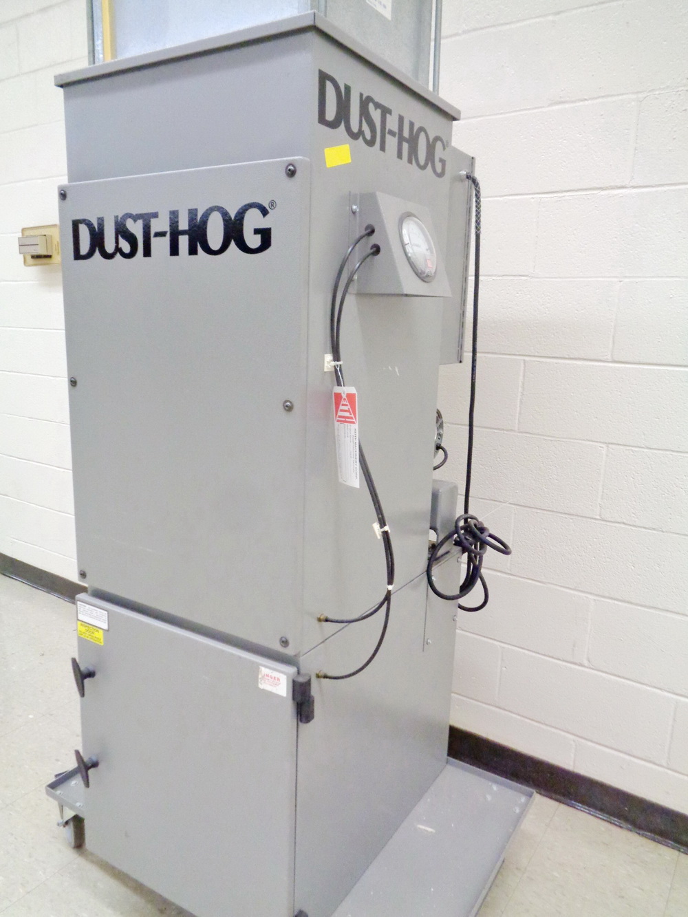 Dust Hog Dust Collector, Model SC600, portable ALL EQUIPMENT IS SOLD AS ...
