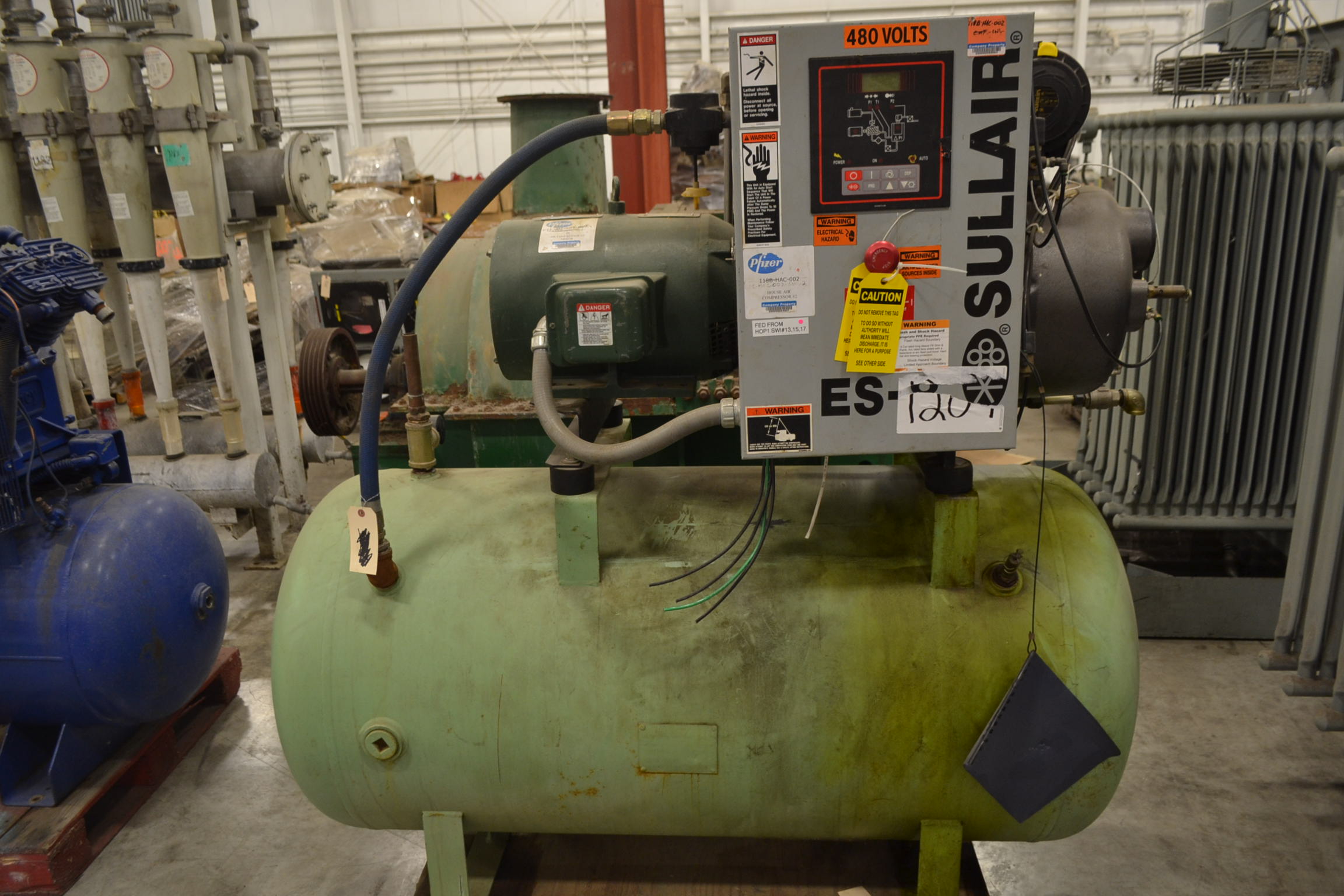 SULLAIR AIR COMPRESSOR ES-8, 25 HP, W/ CONTROLS