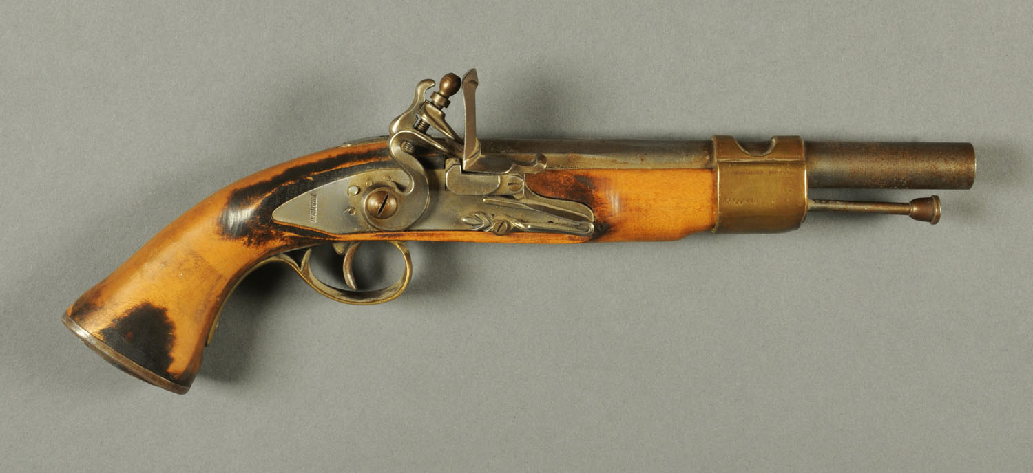 A modern flintlock pistol by Brander. Length 36 cm.