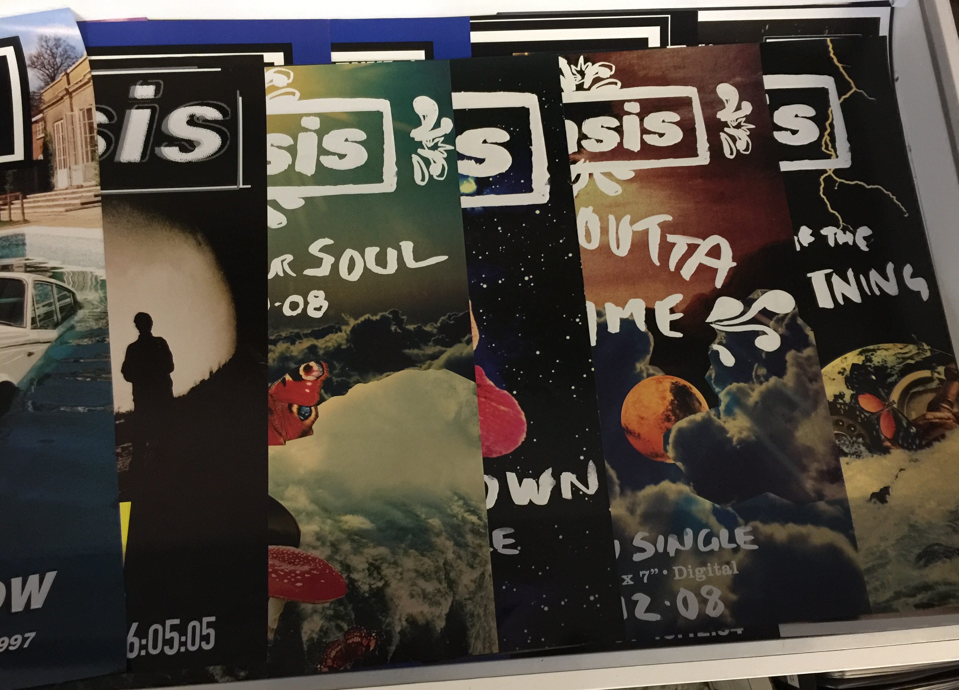 OASIS POSTERS - collection of 20 Oasis original UK promo posters to ...