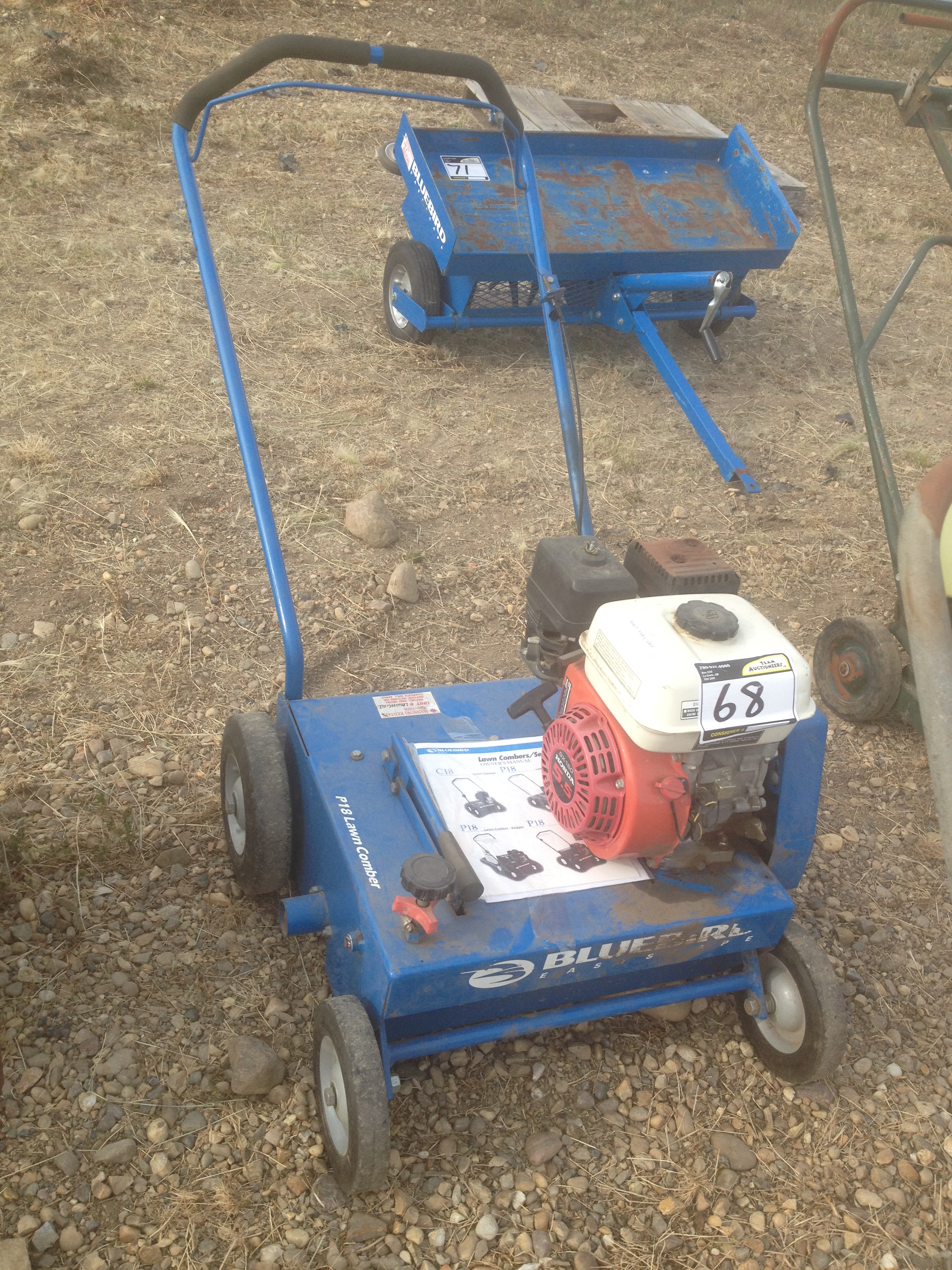 BLUEBIRD P18 LAWN COMBER