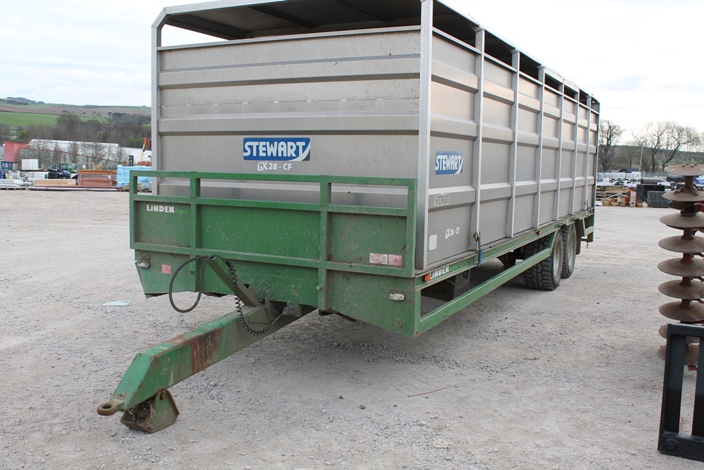 Sale Item: STEWART 28 FT CATTLE FLOAT ON LINDEN TRAILER Vat Status ...