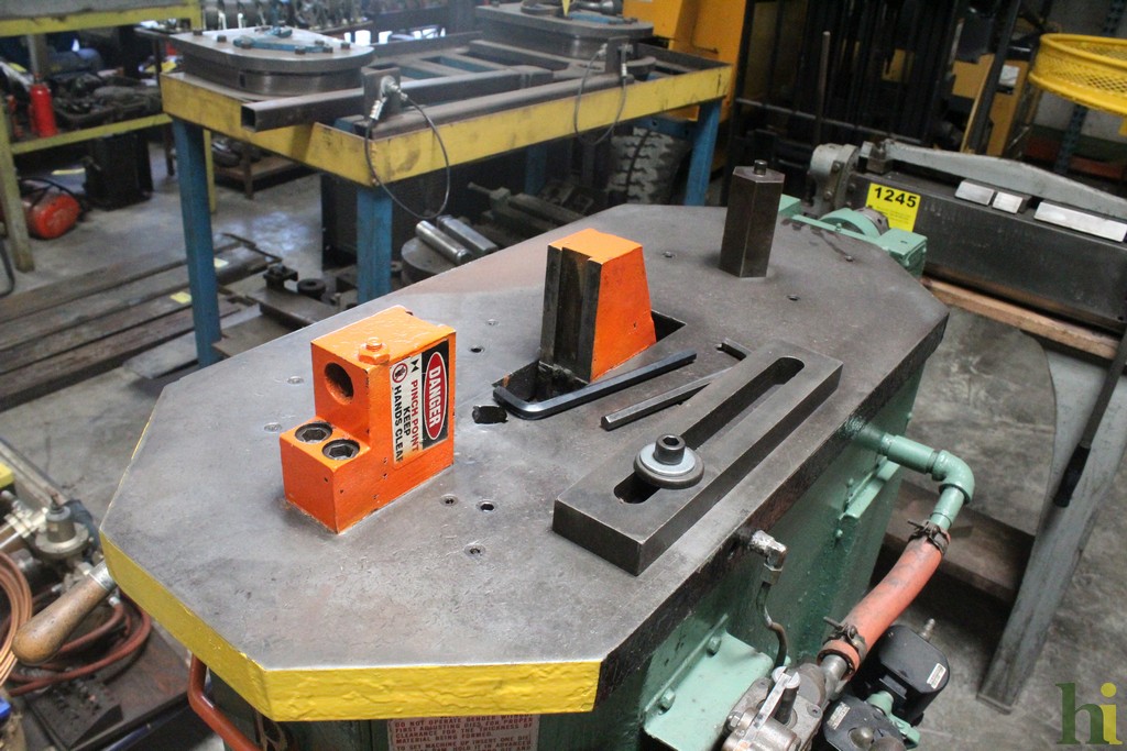 RICHARDS MULTIFORM BENDER WITH ASSORTED DIES