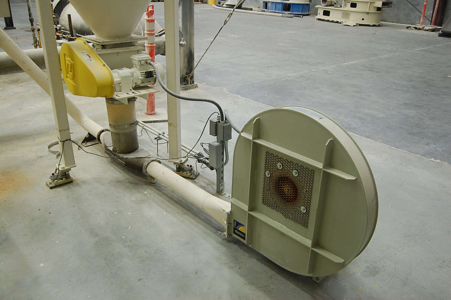 Cyclone Storage Silo, with Mild Steel Construction, Air Lock, Magnetic ...