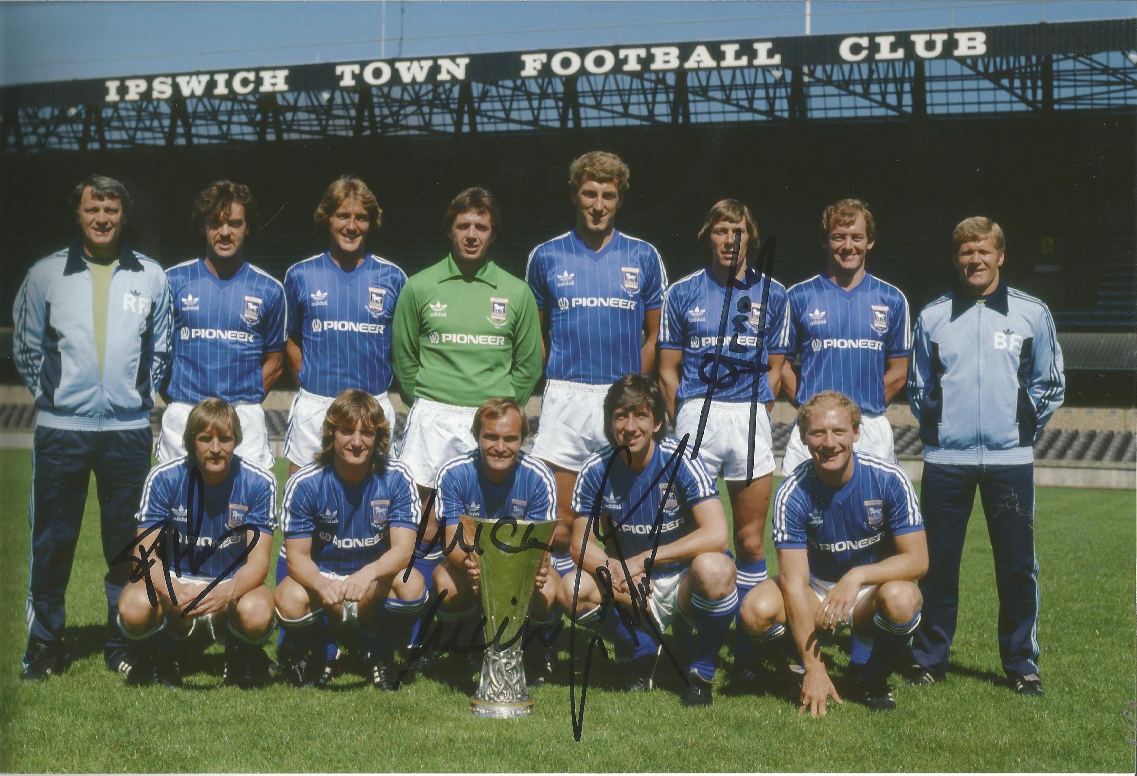 Football Autographed 12 X 8 Photo, Depicting A Wonderful Image Showing ...