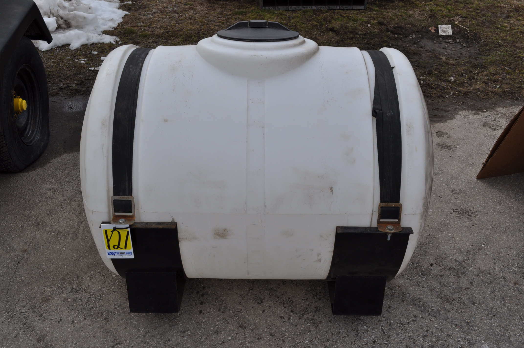 110 gal poly round tank with saddles and straps