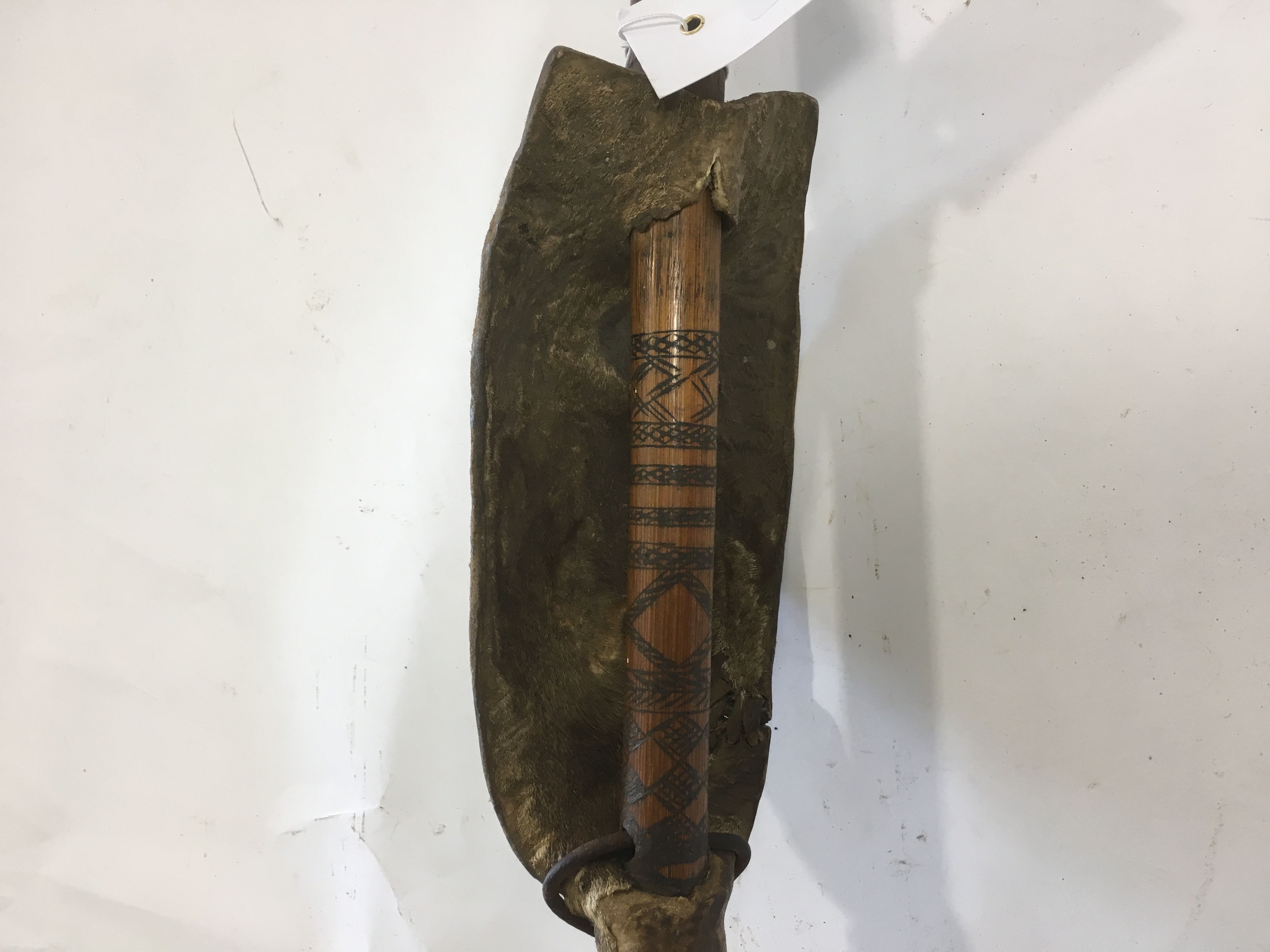 AN AFRICAN FIGHTING STICK. A Warriors fighting stick in the Zulu style ...