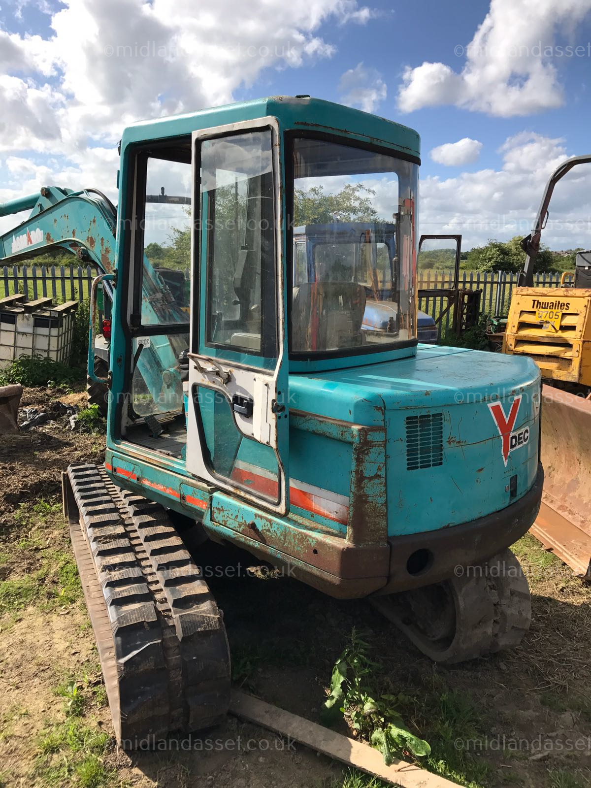 DS - KUBOTA KX40 TRACKED EXCAVATOR CAPACITY: 4,000 kg FITTED WITH A ...