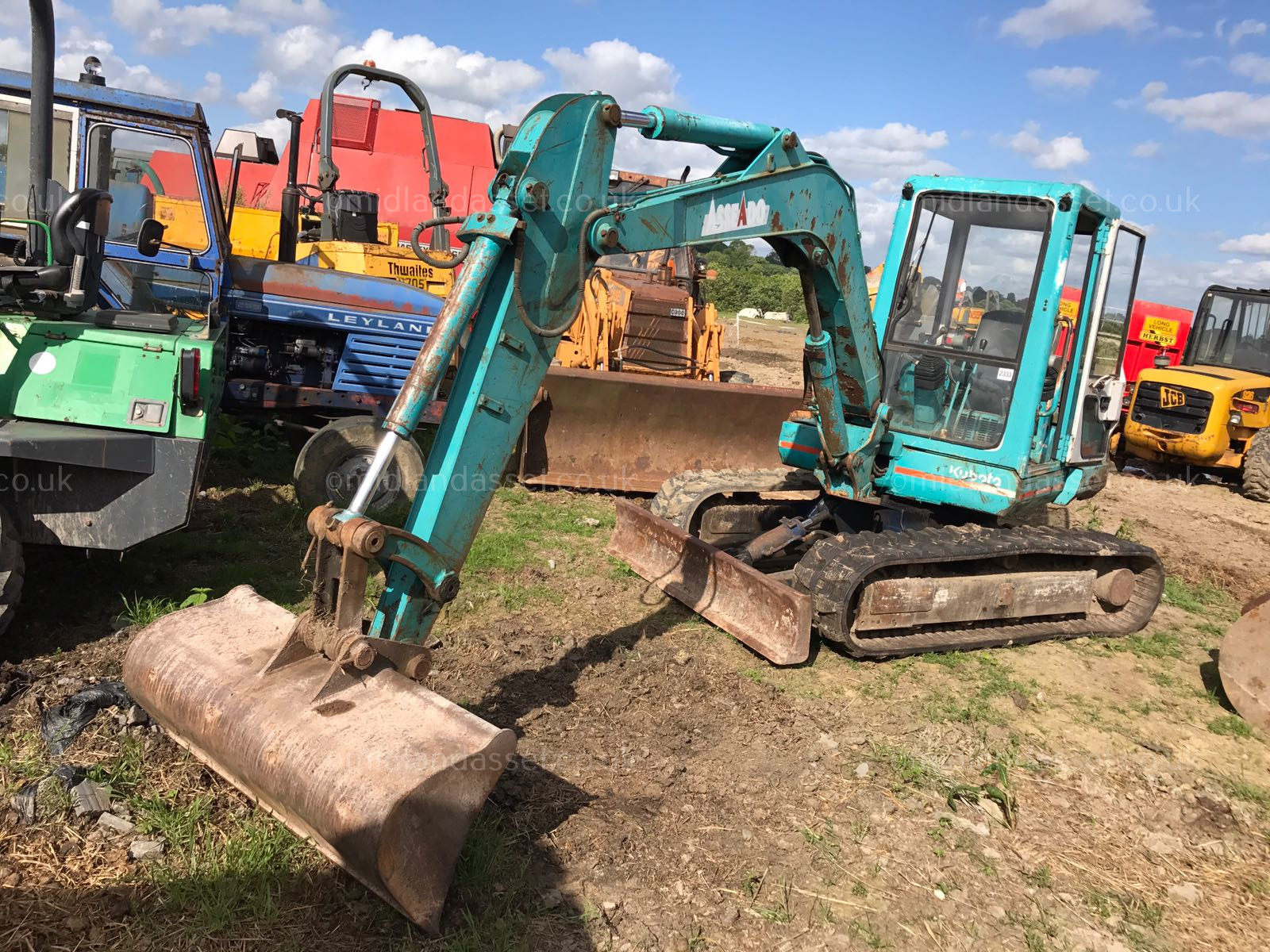 DS - KUBOTA KX40 TRACKED EXCAVATOR CAPACITY: 4,000 kg FITTED WITH A ...