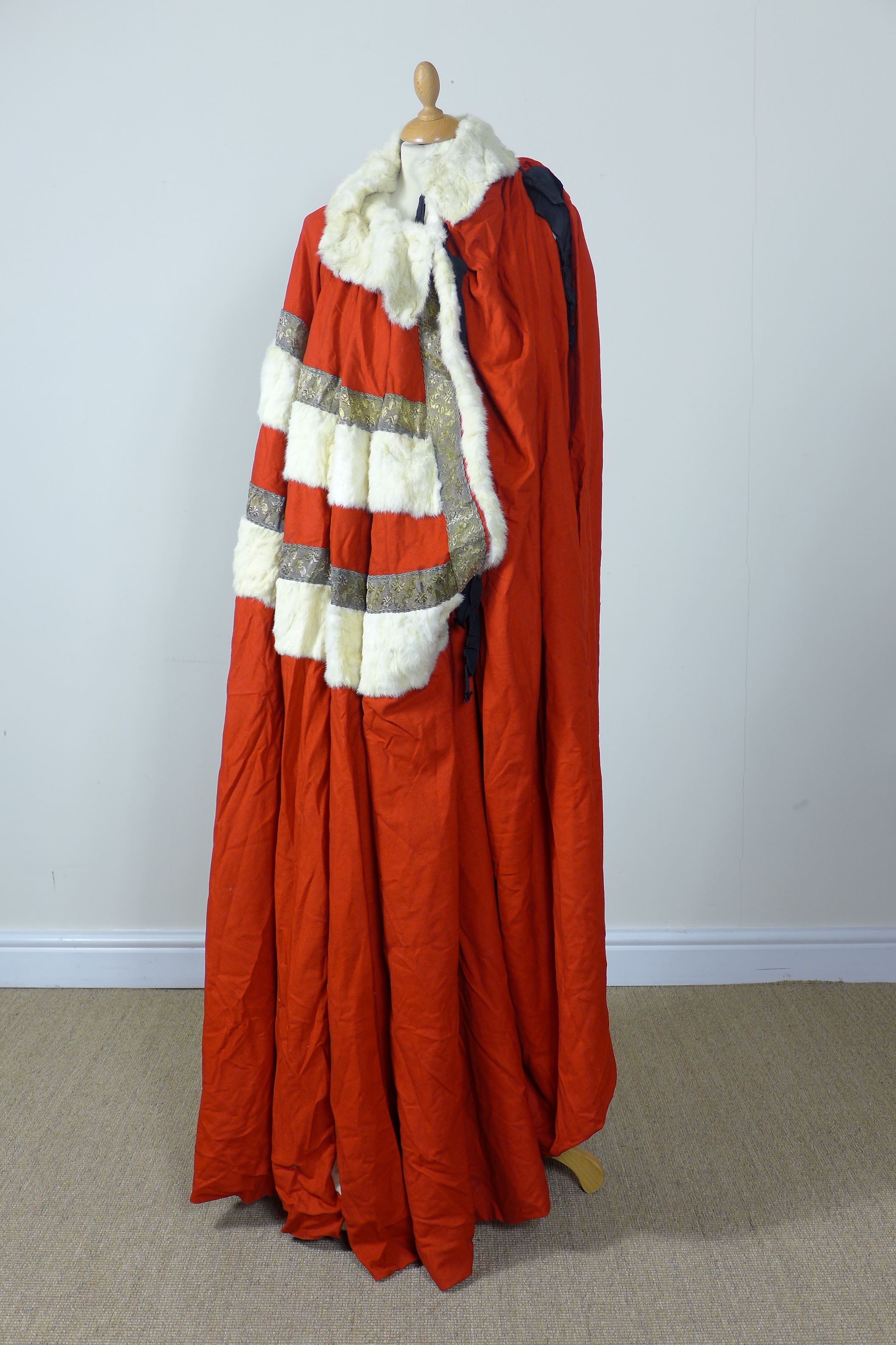 The Ceremonial Parliamentary Robes of Earl/Baron Egmont in scarlet ...