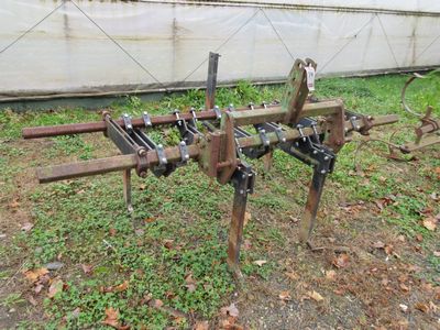 7' CHISEL PLOW, 3-POINT HITCH