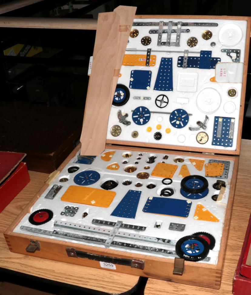 Meccano Outfit No.9, 1970's in original wooden box (G, some corrosion ...