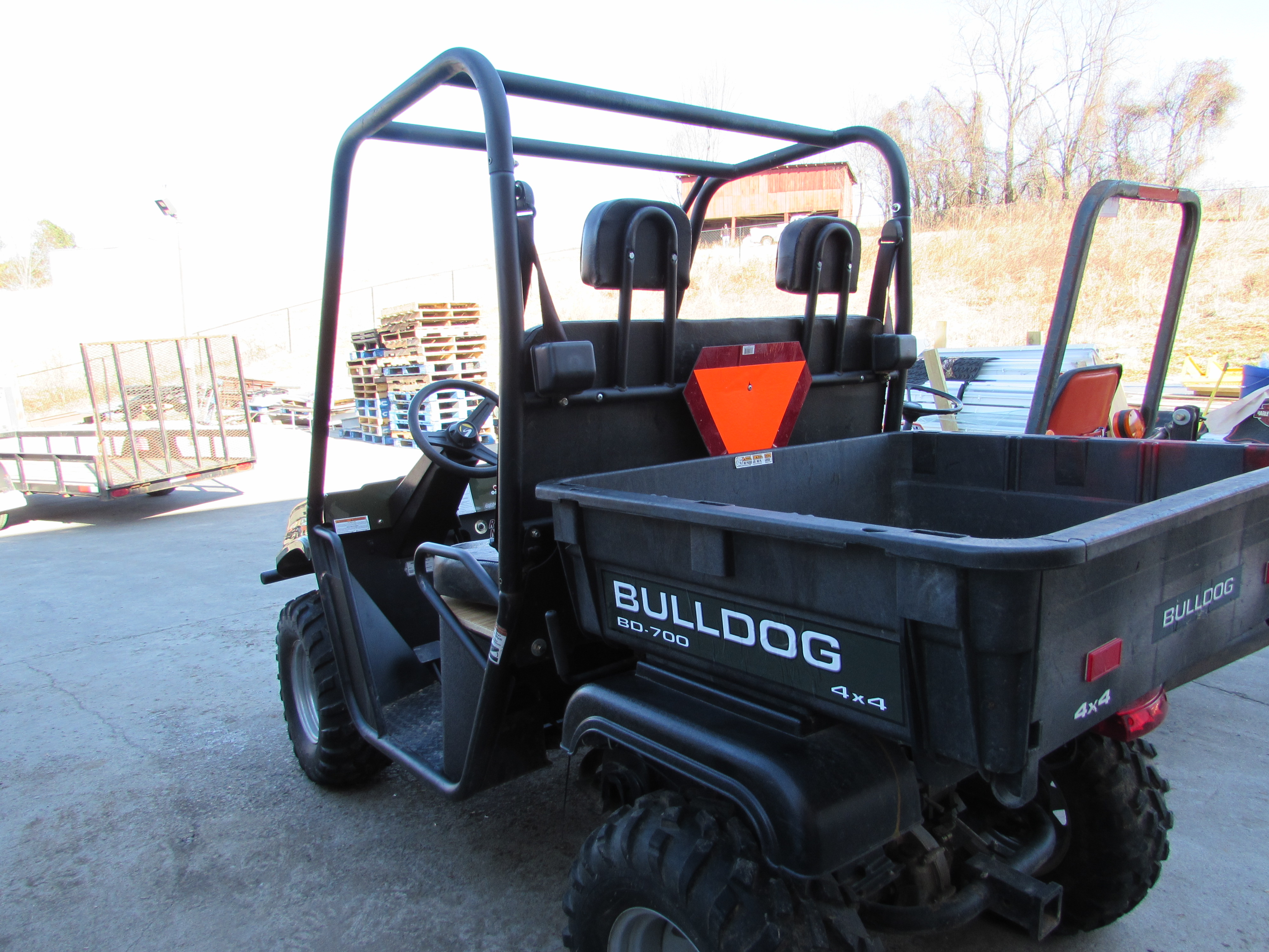 BULLDOG MDL BD-700 4X4 SIDE BY SIDE UTV, W/MANUAL DUMP BED, VIN A02372A