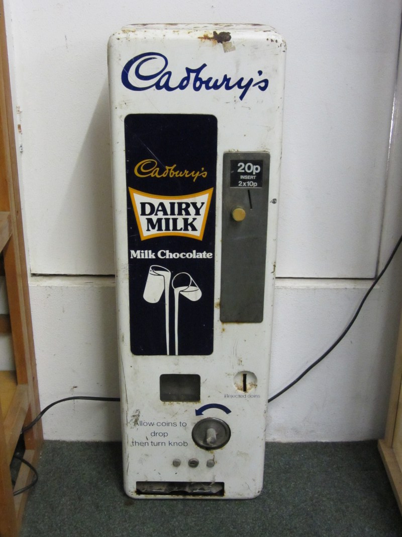ADVERTISING, Original "Cadburys" chocolate vending machine (with key)