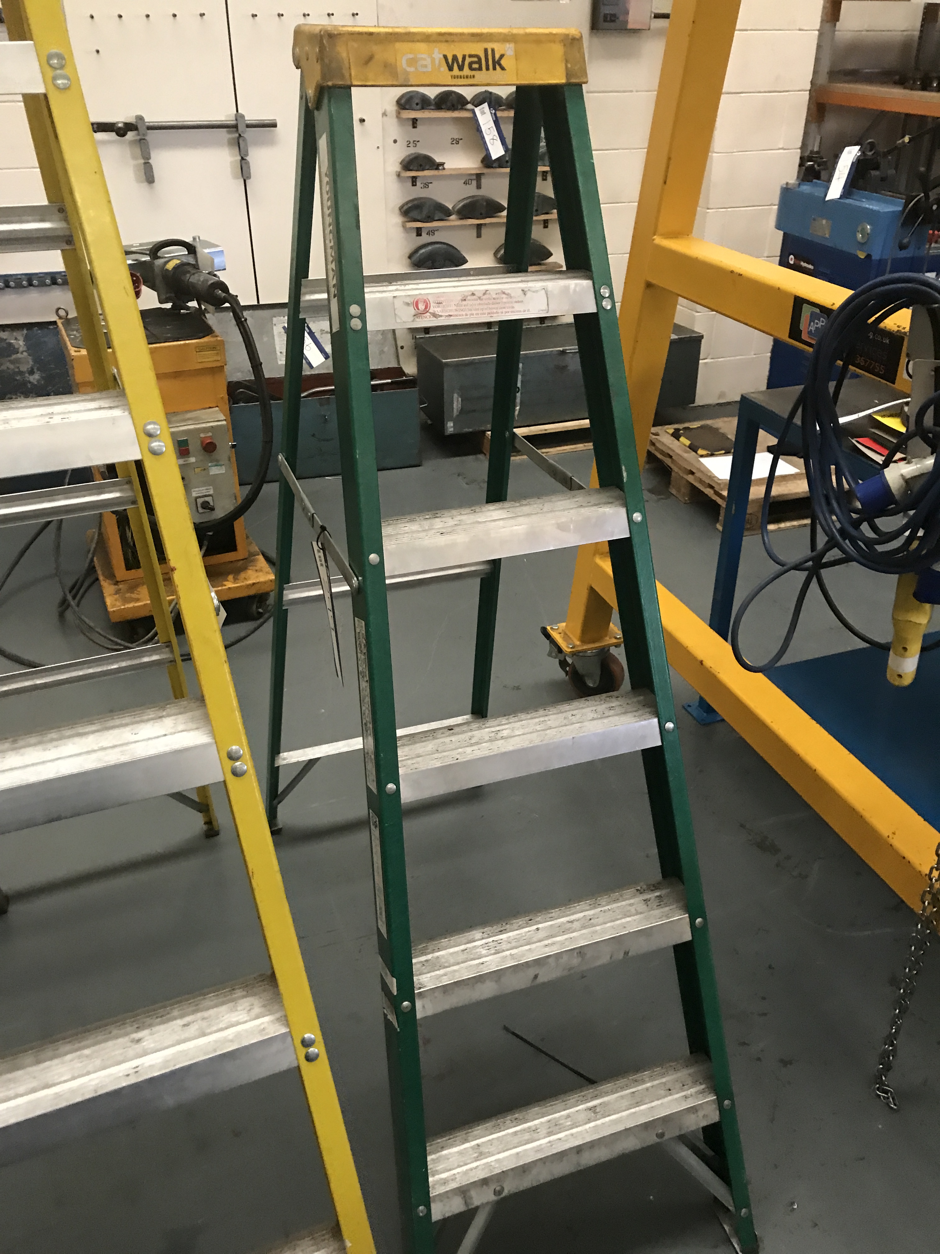 Youngman Five Rung Fibreglass Step Ladder