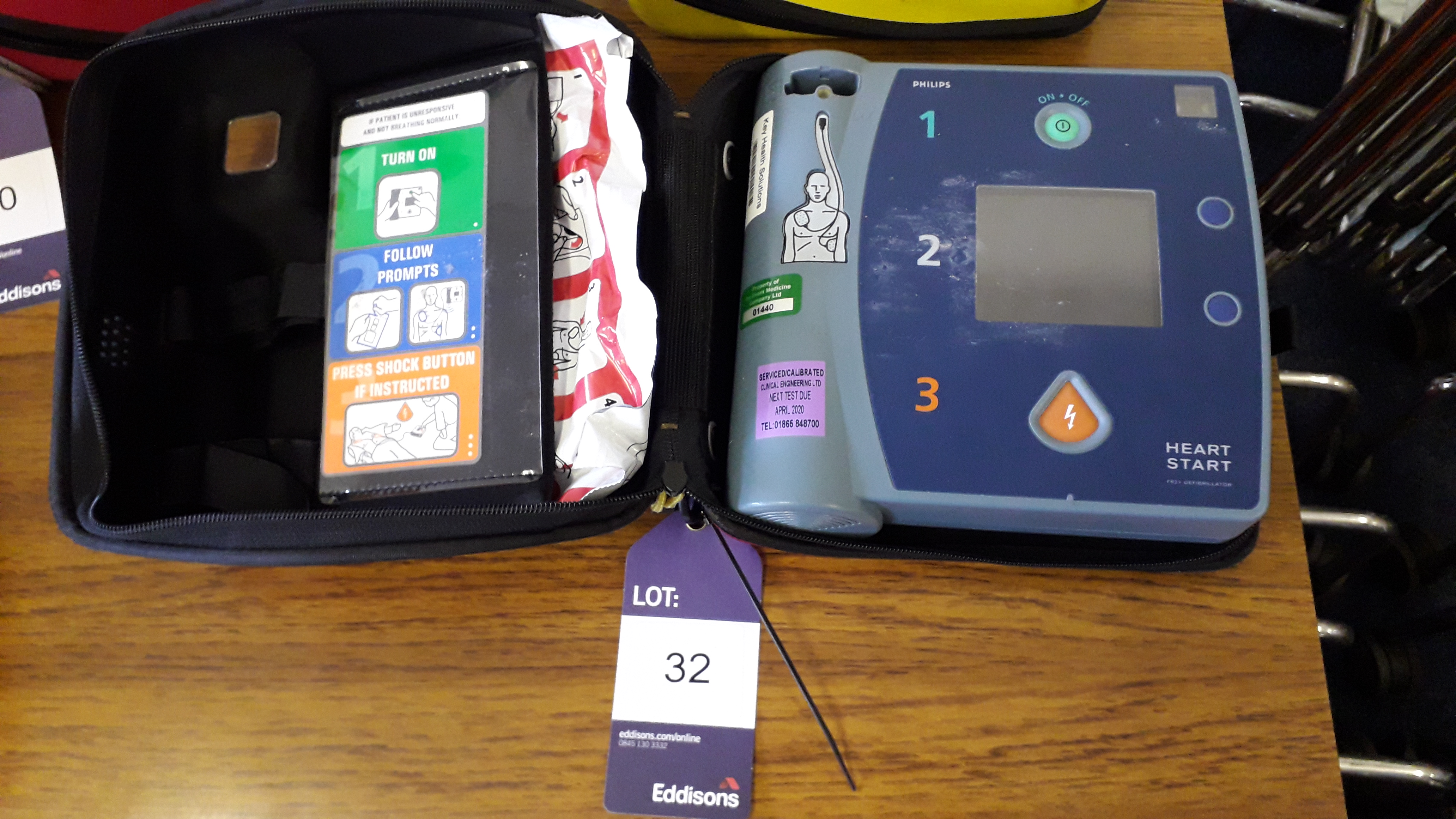 Philips Heartstart Defibrillator FR2+ Serial Number 0309298998