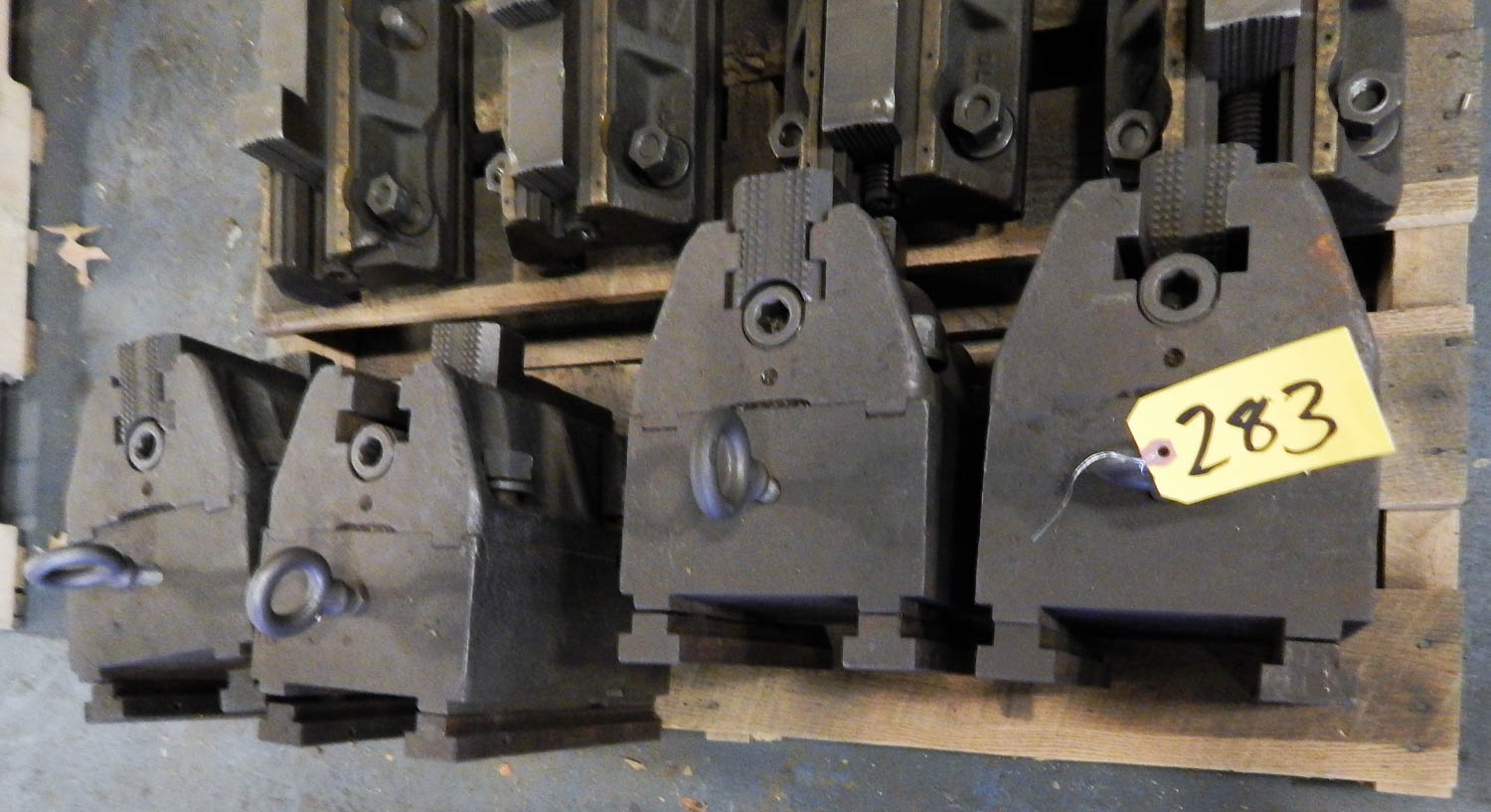 VERTICAL TURRET LATHE CHUCK JAWS