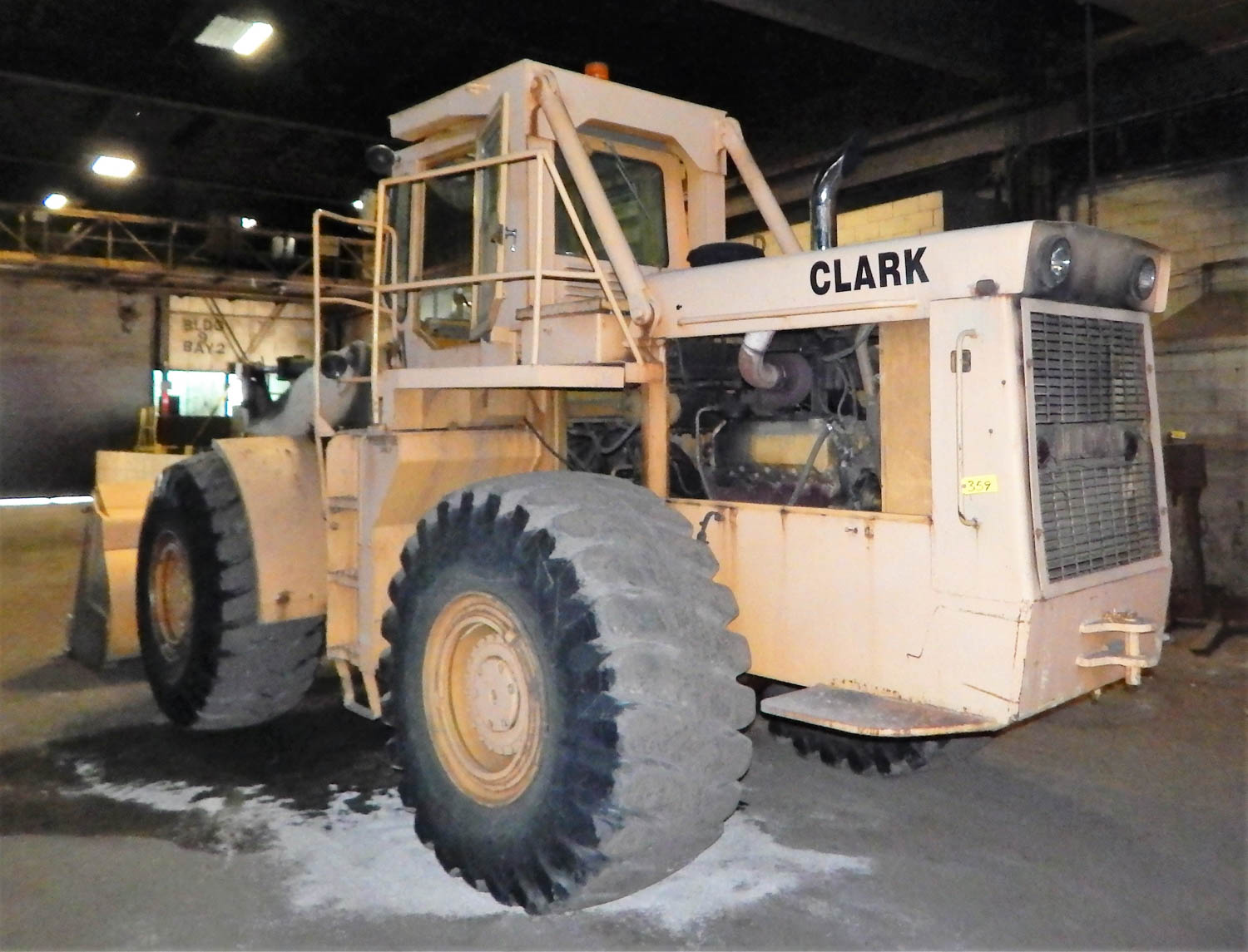 CLARK MICHIGAN MDL. 125B WHEEL LOADER 116'' X 53'' BUCKET V8 TURBO ...