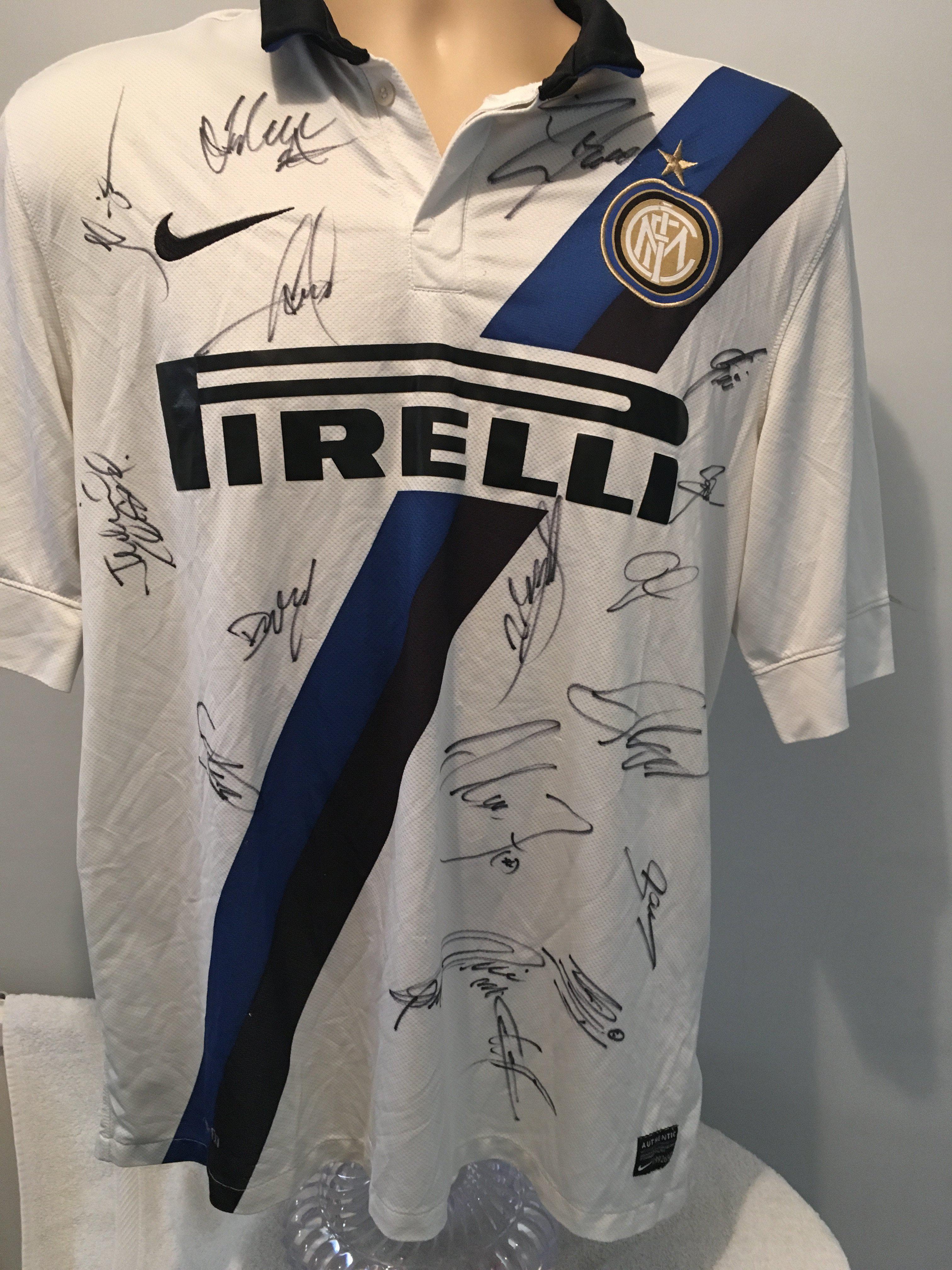 Inter Milan Signed Football Shirt: White short sleeve medium shirt ...