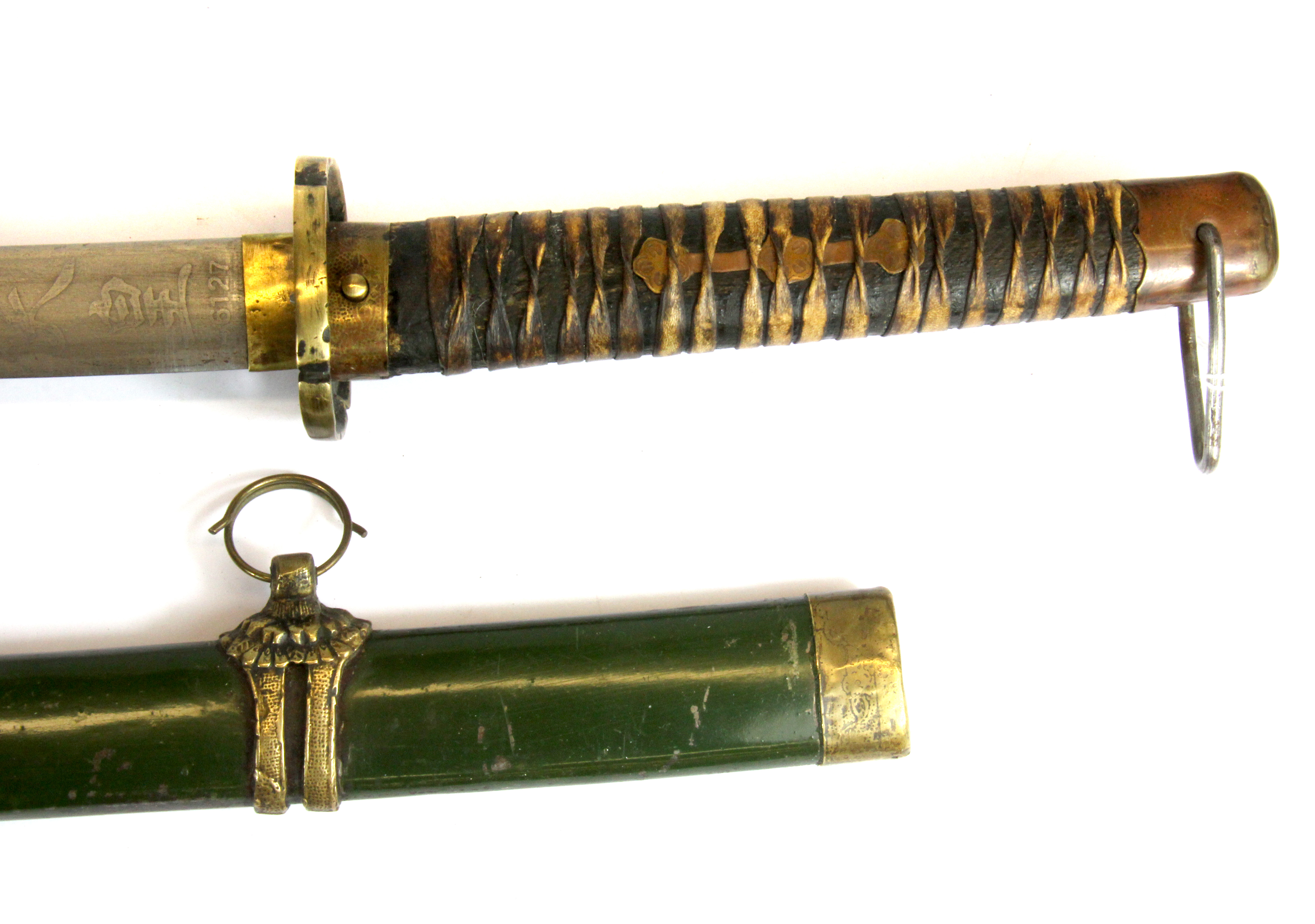 A Japanese World War II period shin gunto sword with 46127 blade, L. 96cm.
