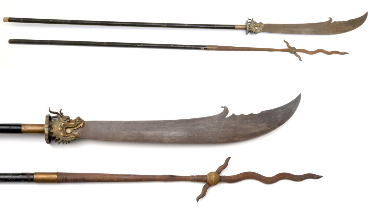 A 19th Century Chinese Guandao (Polearm), the 79cm curved single edge ...