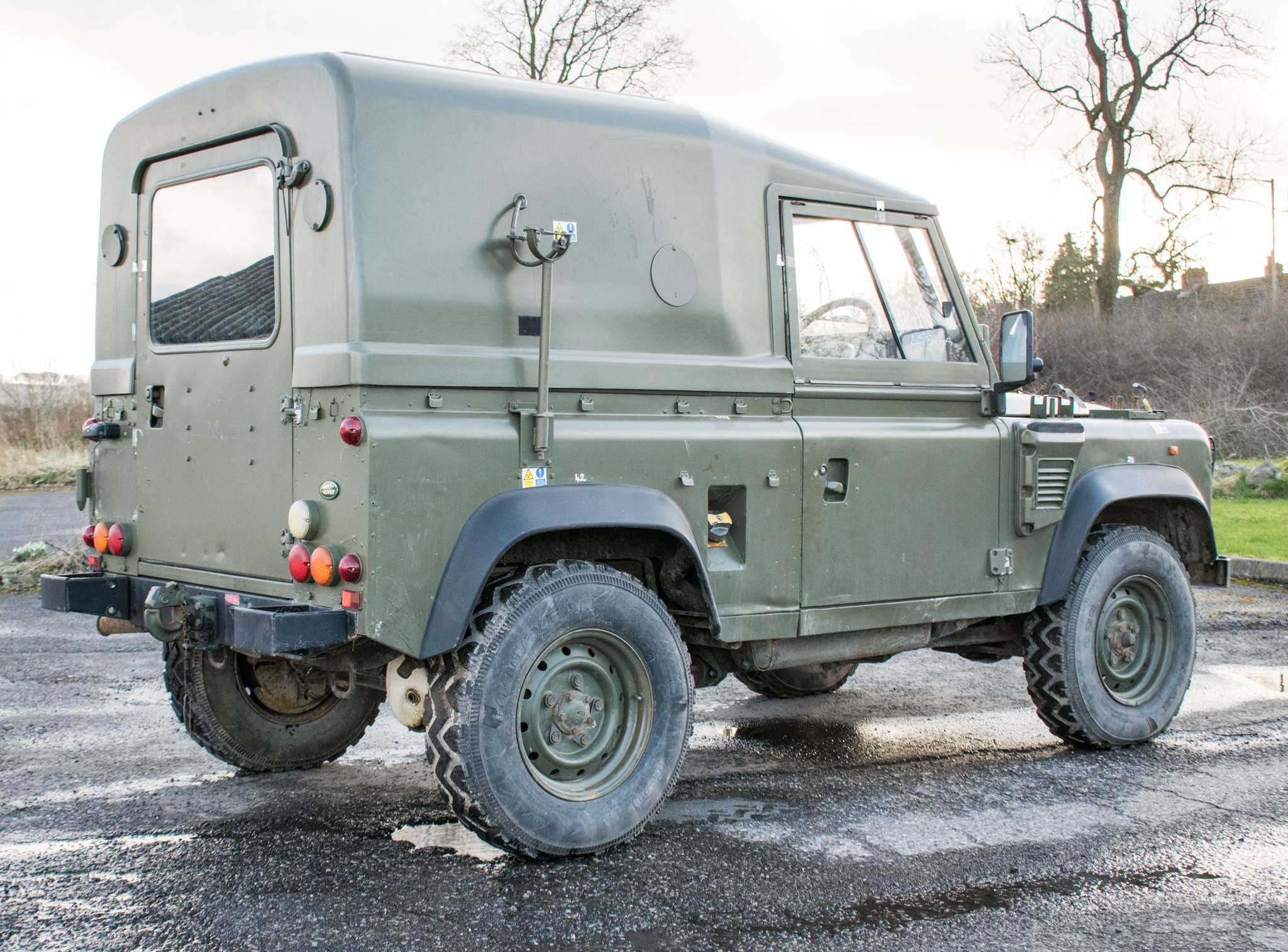 Land Rover Defender 90 Wolf 300 TDI 4wd TUL hard top utility vehicle ...