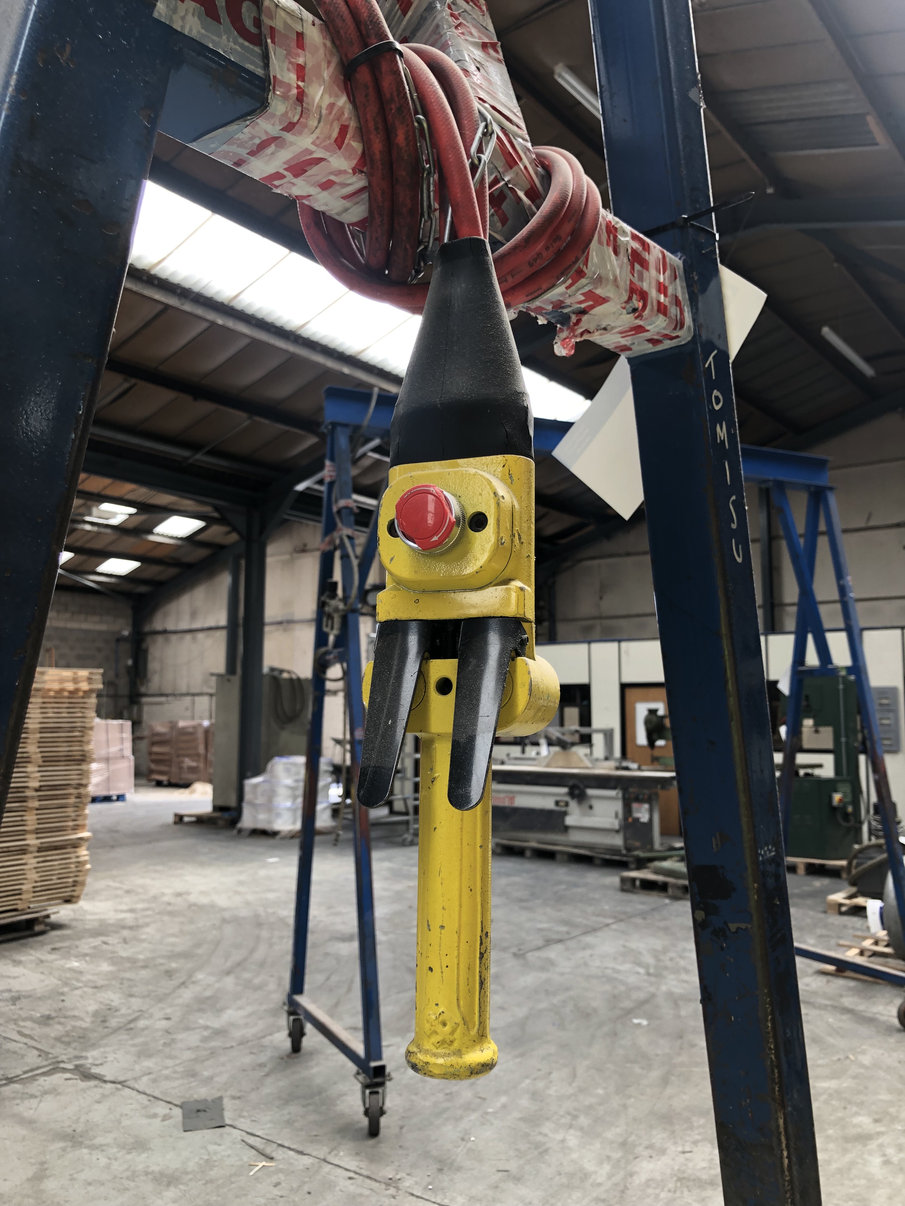 Mobile A-Frame Lifting Gantry, with lifting hoist and pendant control ...