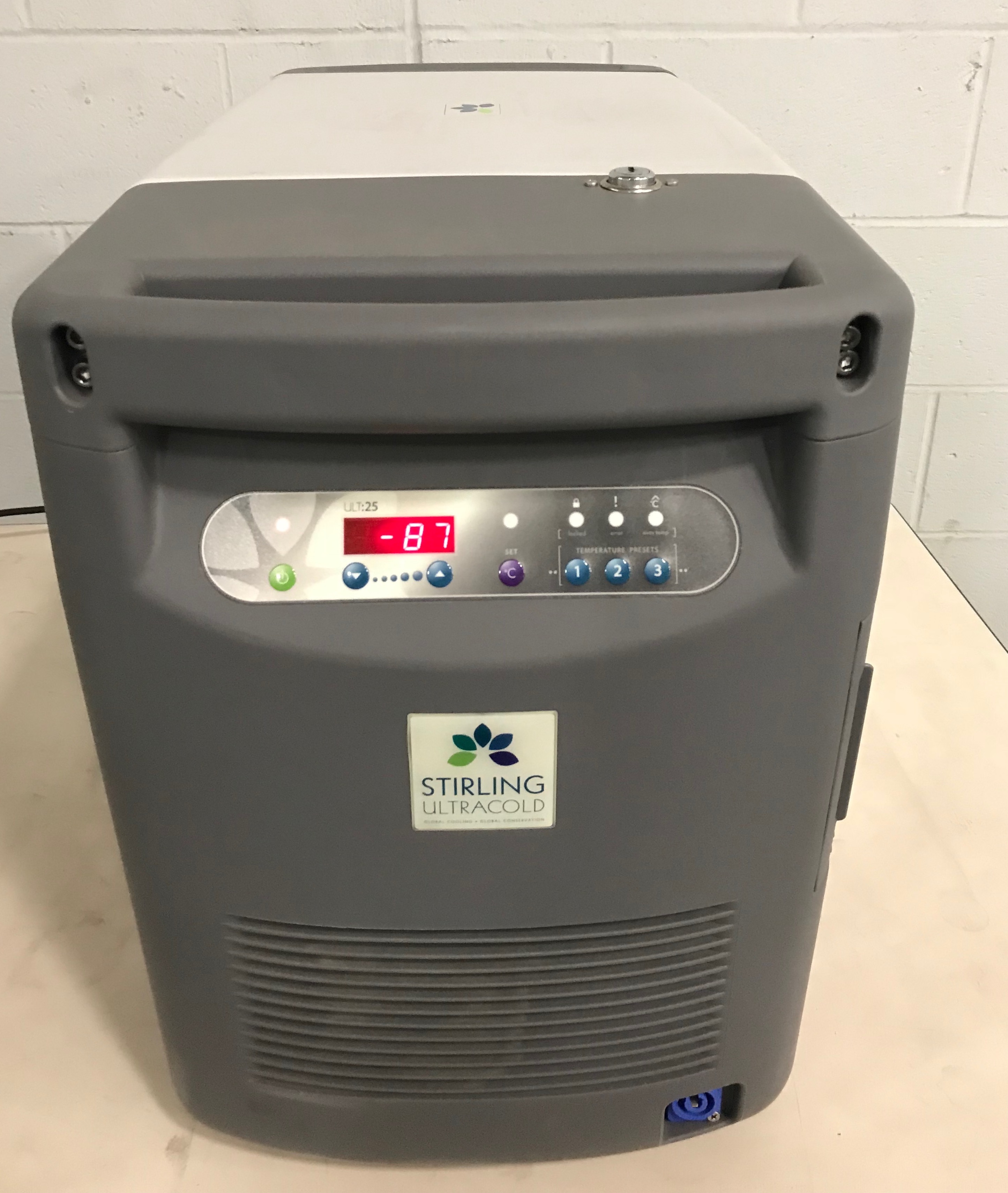 Stirling Ultracold Shuttle ULT-25N Portable Freezer, SN: ULT-25N-928 ...