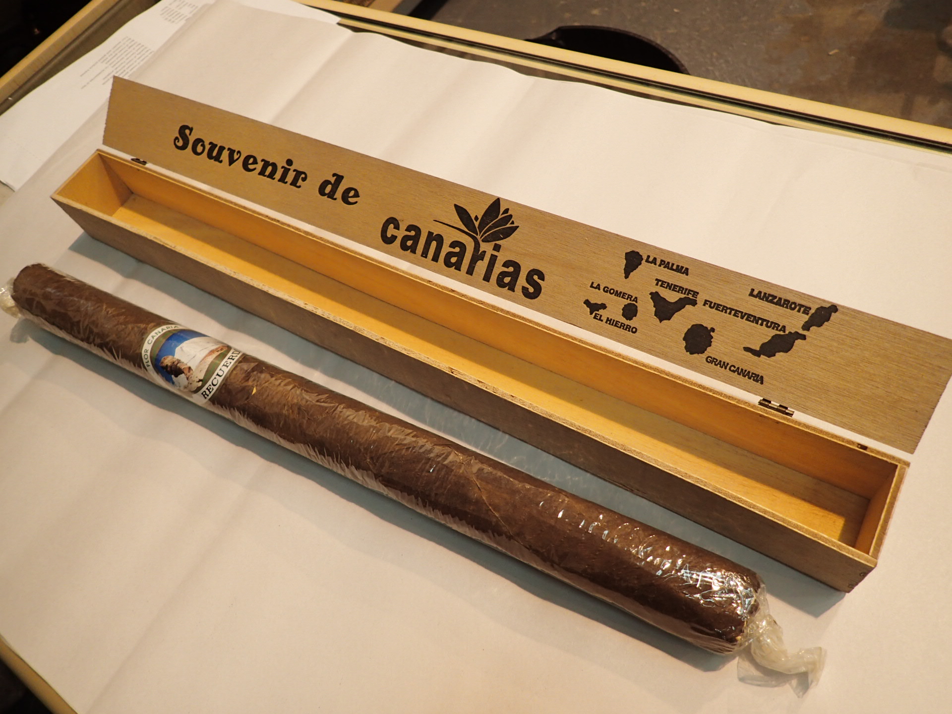 Large unopened and boxed cigar Souvenir De Canarias
