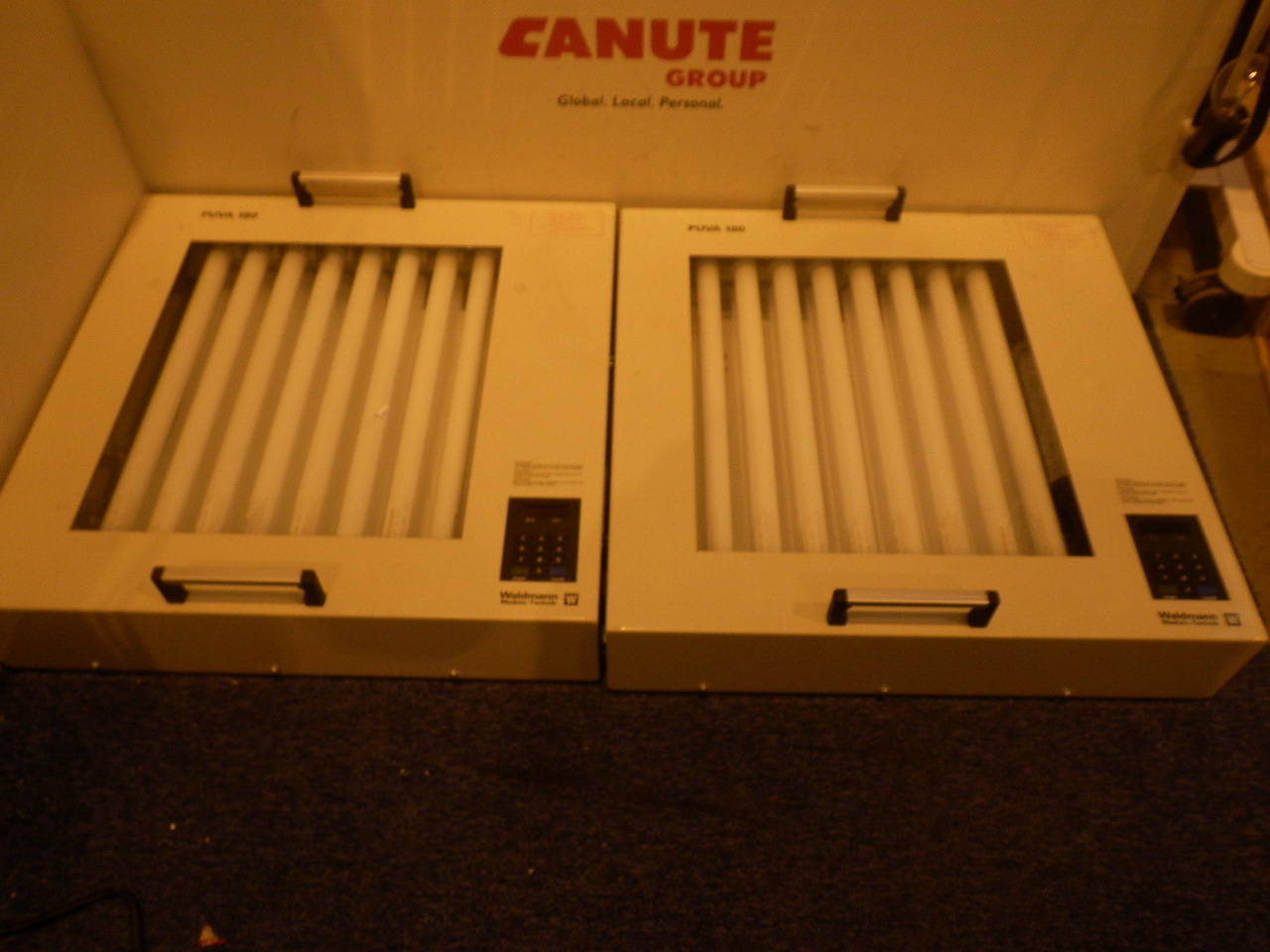 2x Waldmann Medizin Technik Puva 180 Light Box *Powers Up*