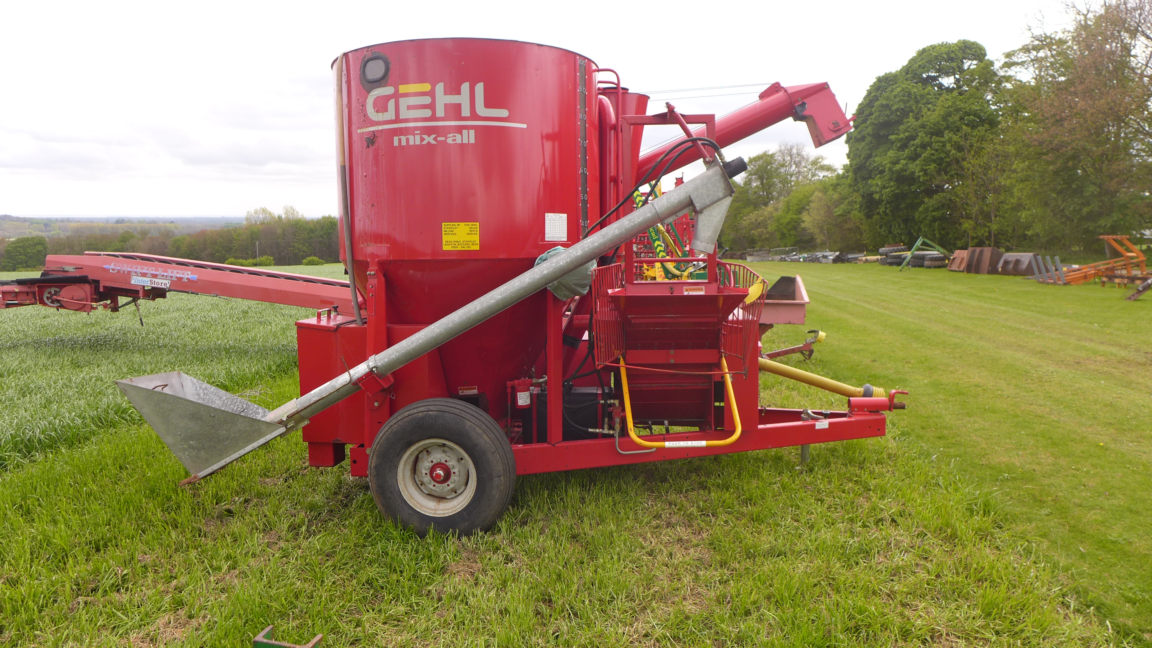 GEHL MIX-ALL, GRINDER/MIXER 125 C/W MOLASSES APPLICATOR TANK