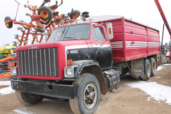 1979 GMC BRIGADIER TANDEM GRAIN TRUCK S/N T49C19B617849, Cummings ...