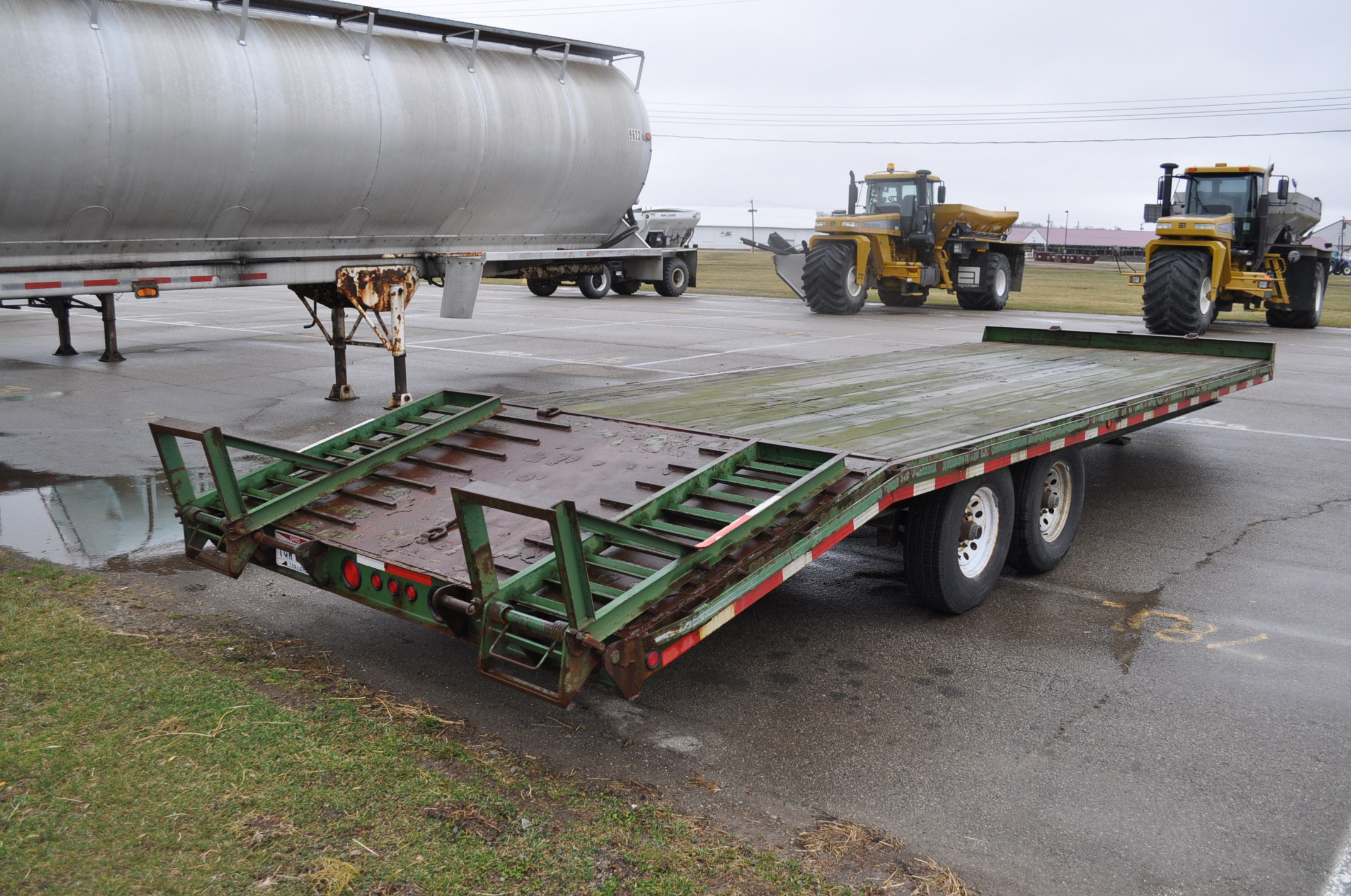 2005 Better Built Pintle hitch trailer, tandemaxle single wheels ...