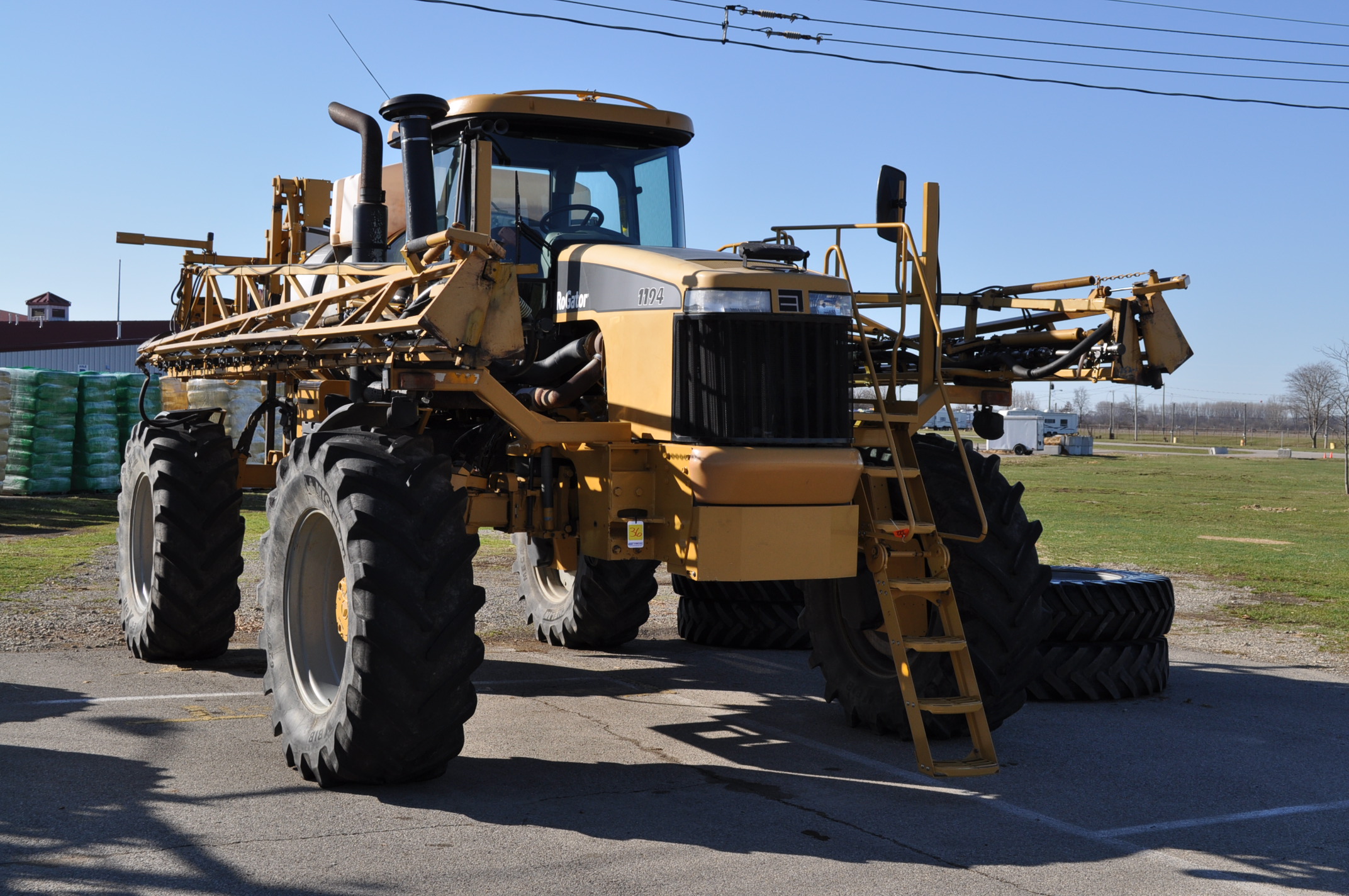 2011 1194 Rogator sprayer, 3879 hrs, 100’ boom, 1000gl SS tank, Raven ...