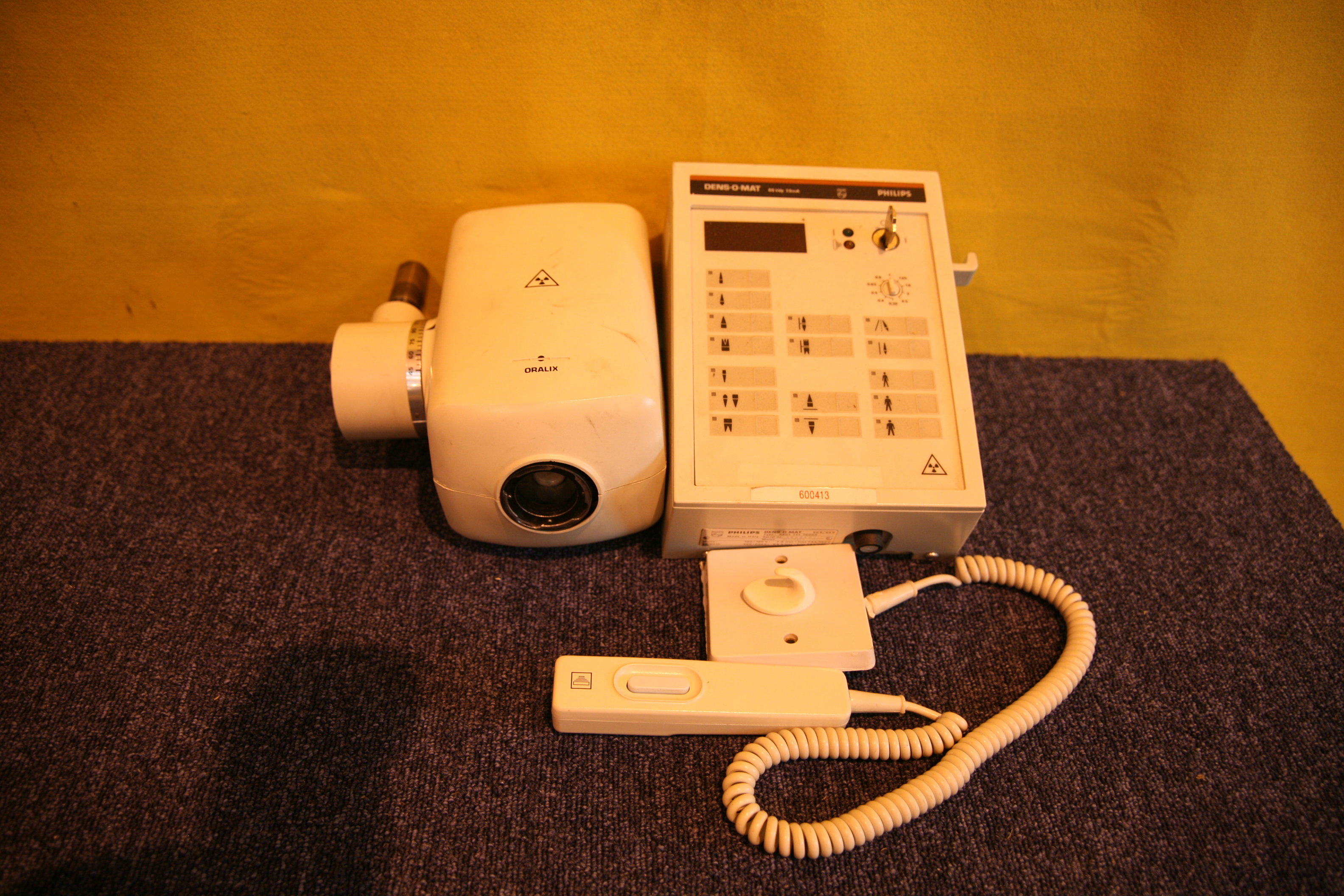 Gendex Oralix Dental X-Ray Head And Philips Dens O Mat X-Ray Control Unit