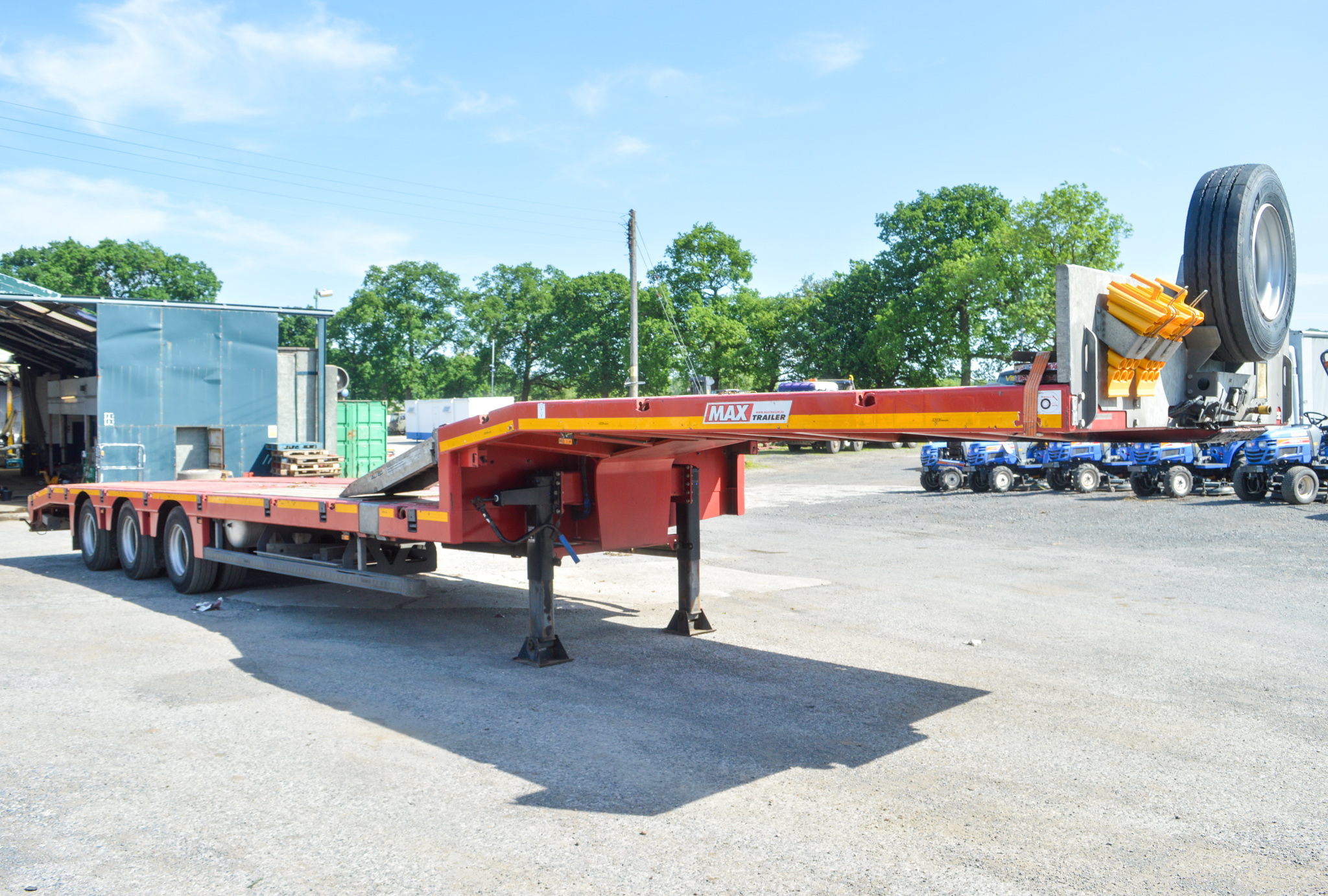 Faymonville Max tri axle step frame extendable low loader trailer Year ...