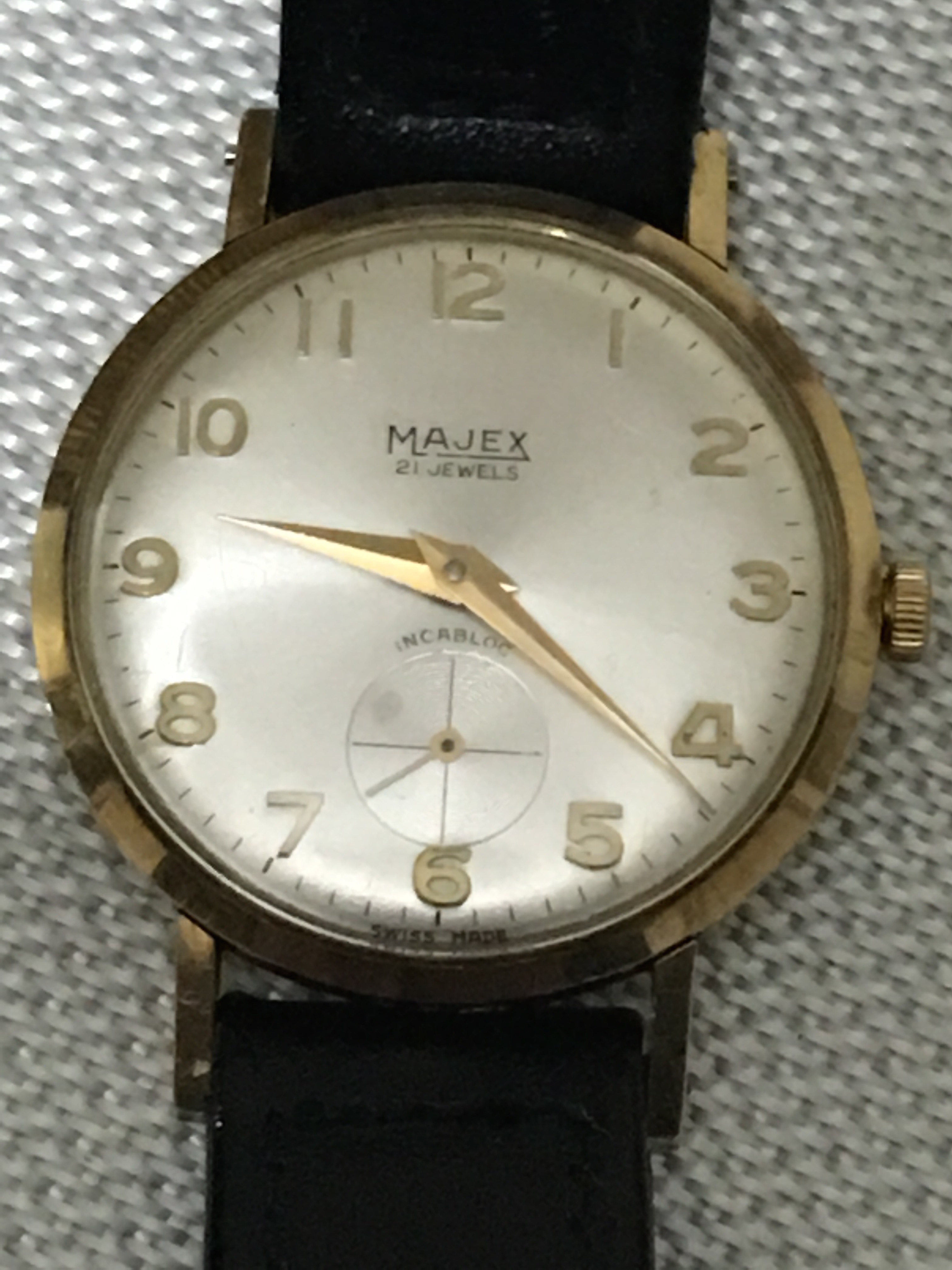 Majex 9 ct gold Gents wrist watch Diameter 32 mm excluding winder ...