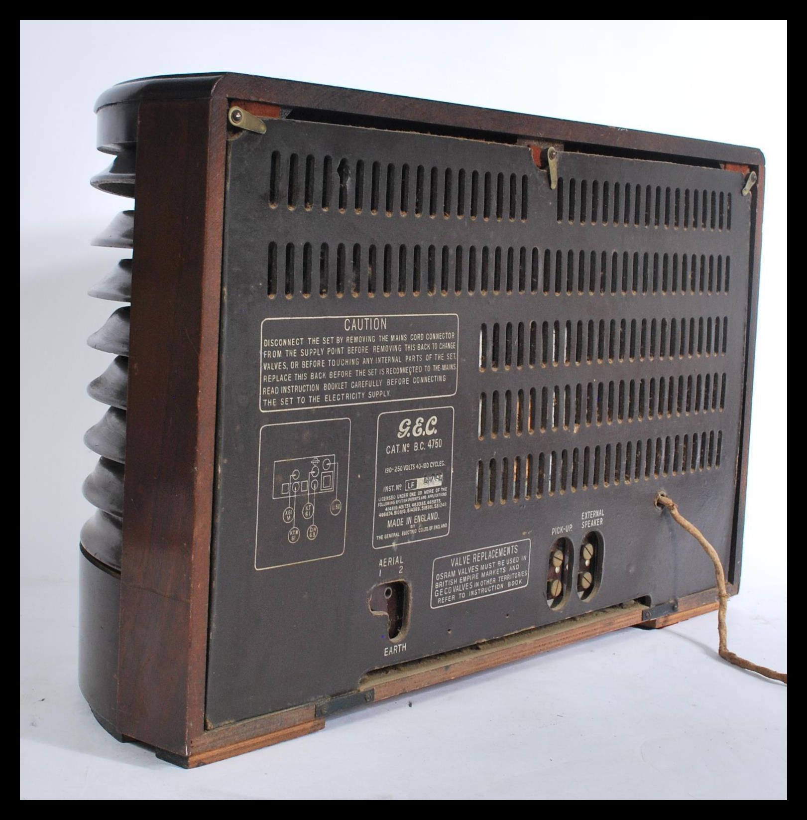 A vintage early 20th Century GEC large mahogany cased valve radio Model ...